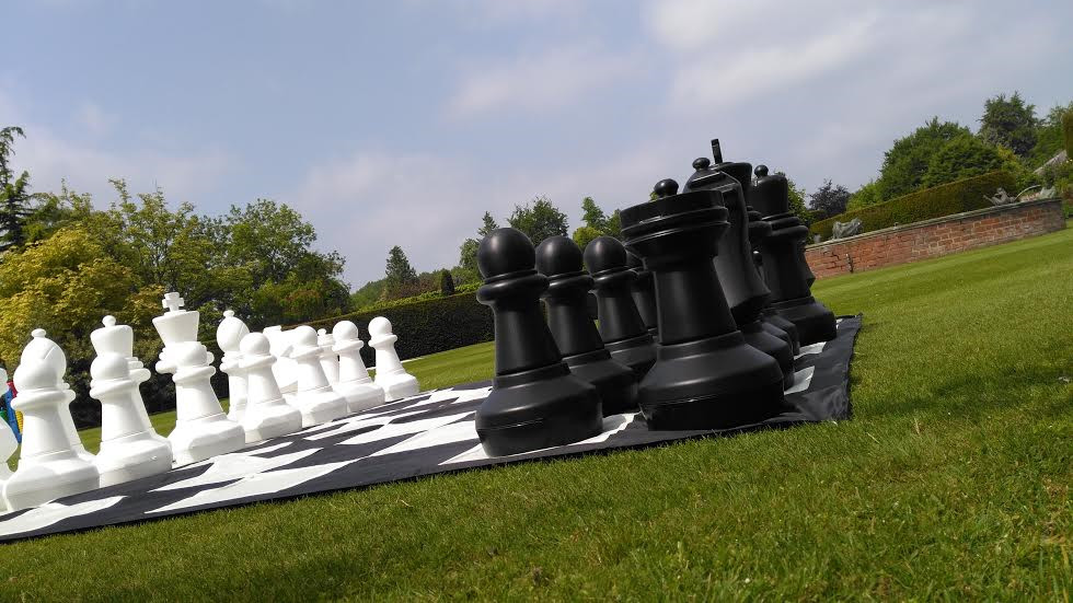Giant Chess Hire - Event fun hire and corporate entertainment in ...