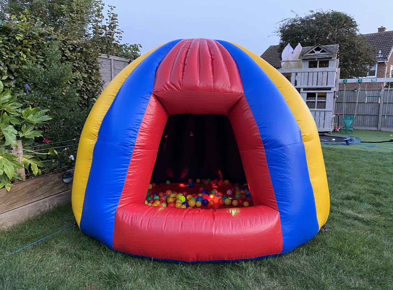 sensory dome - Hire in Stevenage | C&O bouncy castle
