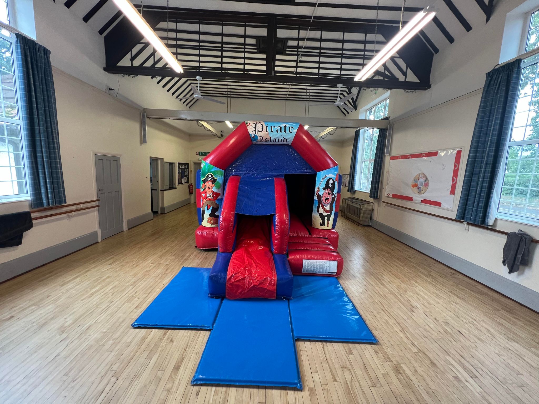 NEW 2025 Pirates Bounce N' Slide Bouncy Castle Hire in Lupset WF2