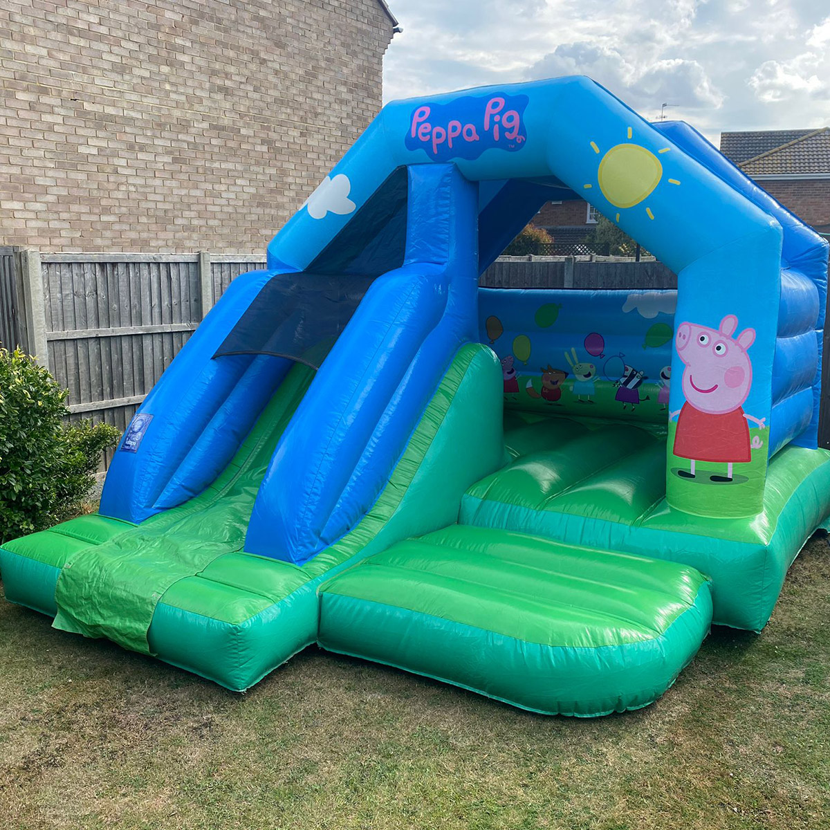 Peppa Pig bouncy castle hire dartford