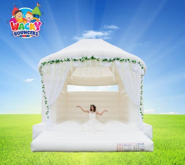 Bouncy castles for weddings 60 photos - Astyledwedding.com