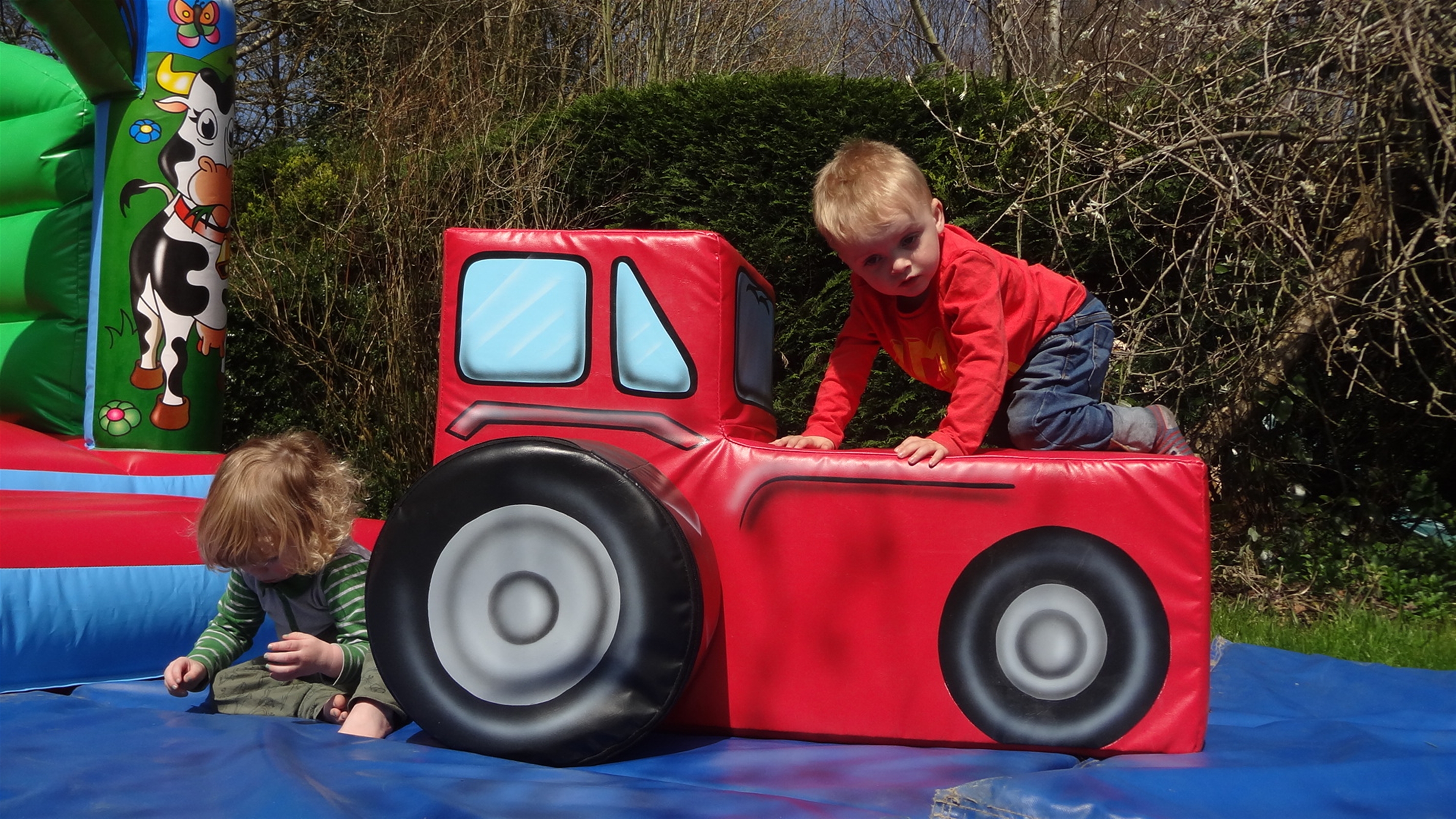 Farm Soft Play - Bouncy Castle Hire in Kent, Surrey, South London. | Mr ...