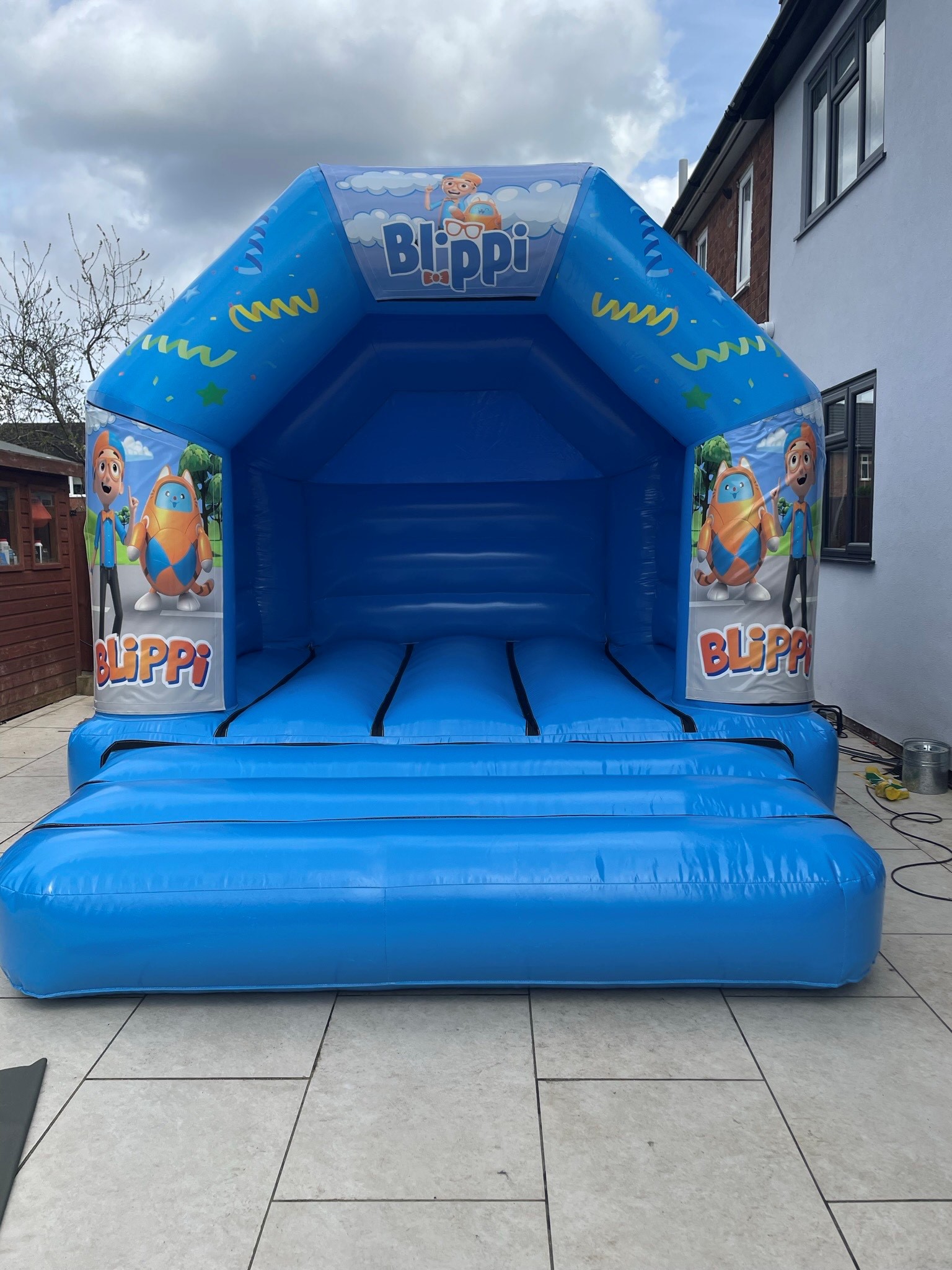 12ft x 12ft Any Theme Castle - Hire in County (optional) | Inflatable ...
