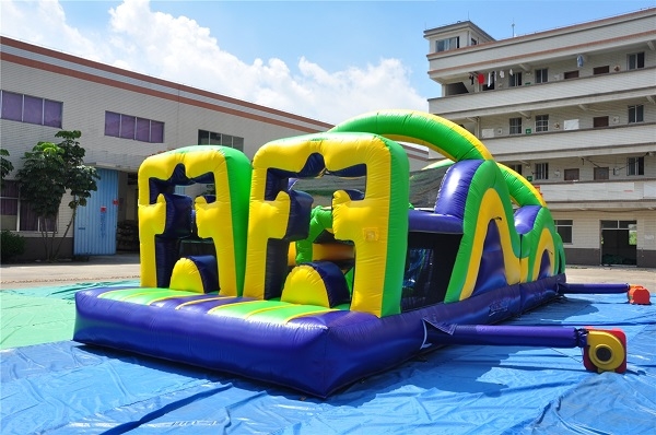 Fun inflatable obstacle course. Bouncy castle Hire Auckland.