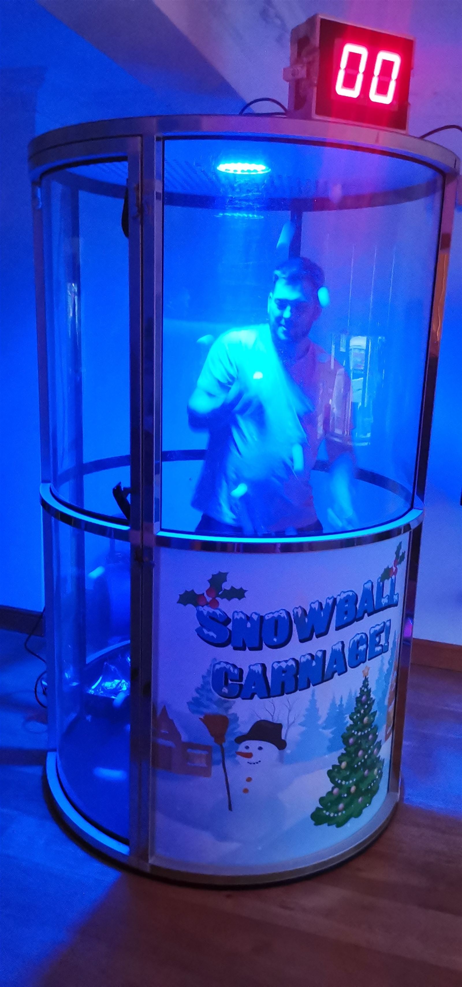 Hire Snowball Carnage, Grab A Grand Cash Grabber Rental, UK