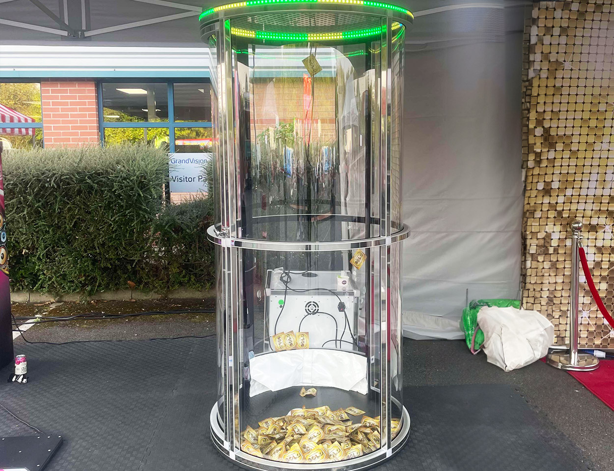 Grab a Grand Cash Cube Hire | Nationwide Entertainment Hire