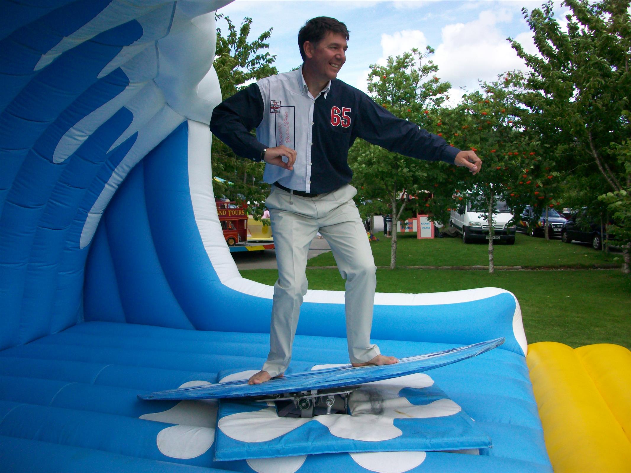 INFLATABLE FUN AND GAMES FOR GALA DAYS IN FIFE, EDINBURGH AND GLASGOW
