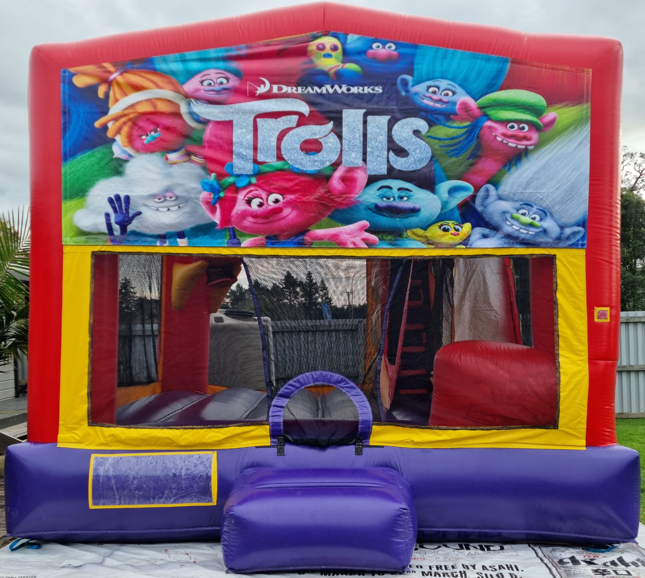 TROLLS Jump N Slide Bouncy Castle - Hire in Auckland, New Zealand | A1 ...
