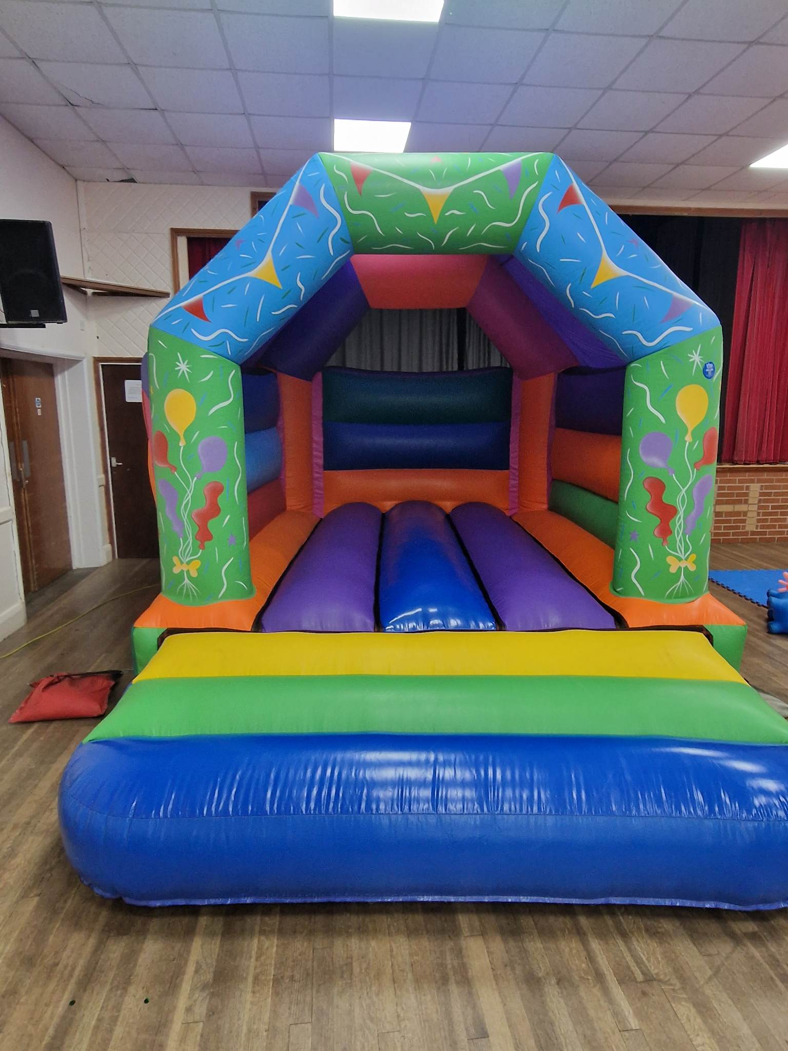 Balloon Fun - Hire in Lincoln | Lincs bounce