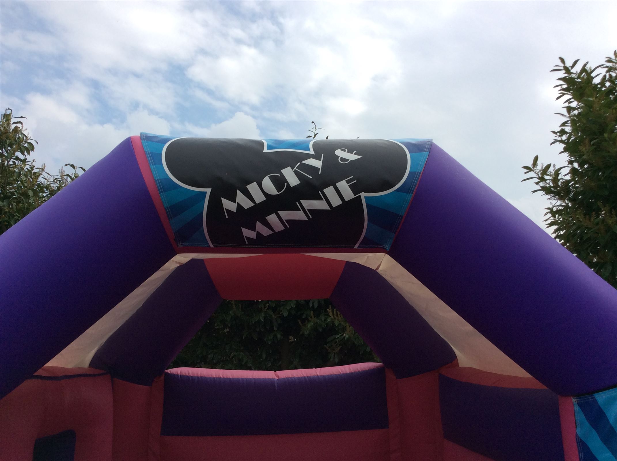 MICKEY & MINNIE MOUSE BOUNCY CASTLE 16FT vs 15ft - Bouncy Castle Hire ...