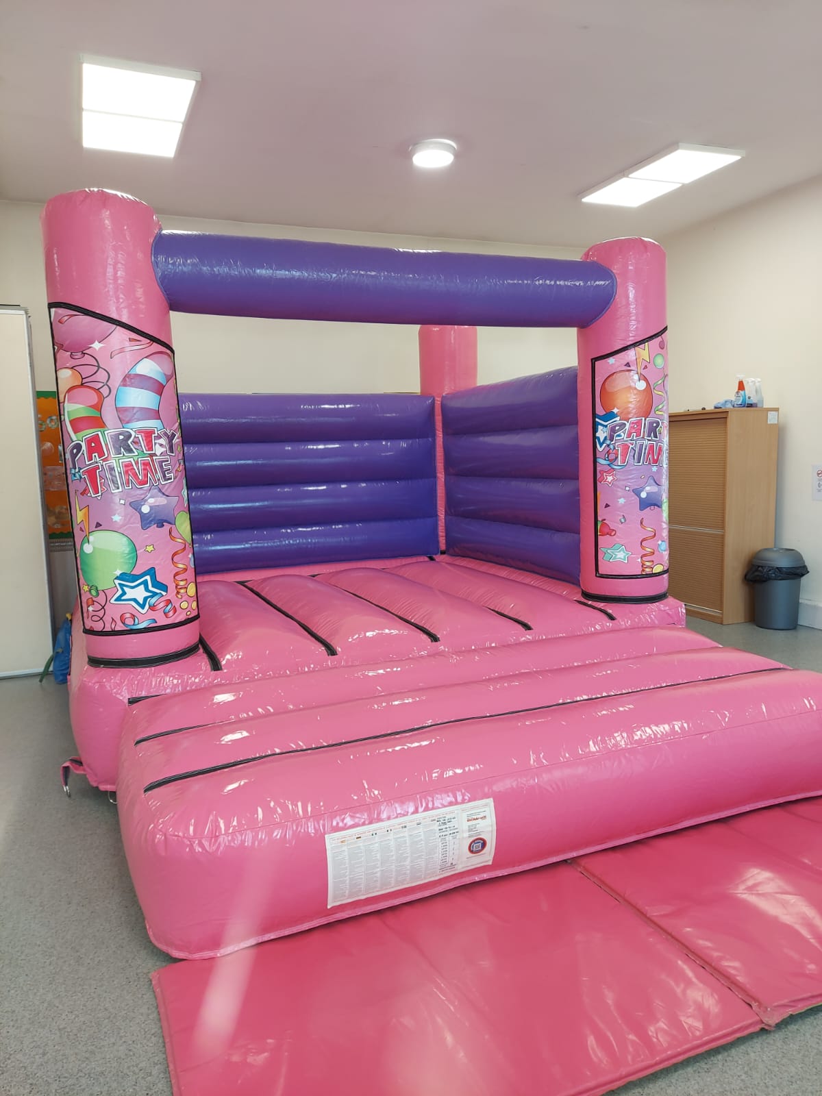 Pink & Purple Castle - Bouncy Castle Hire in Nottinghamshire/Derby ...