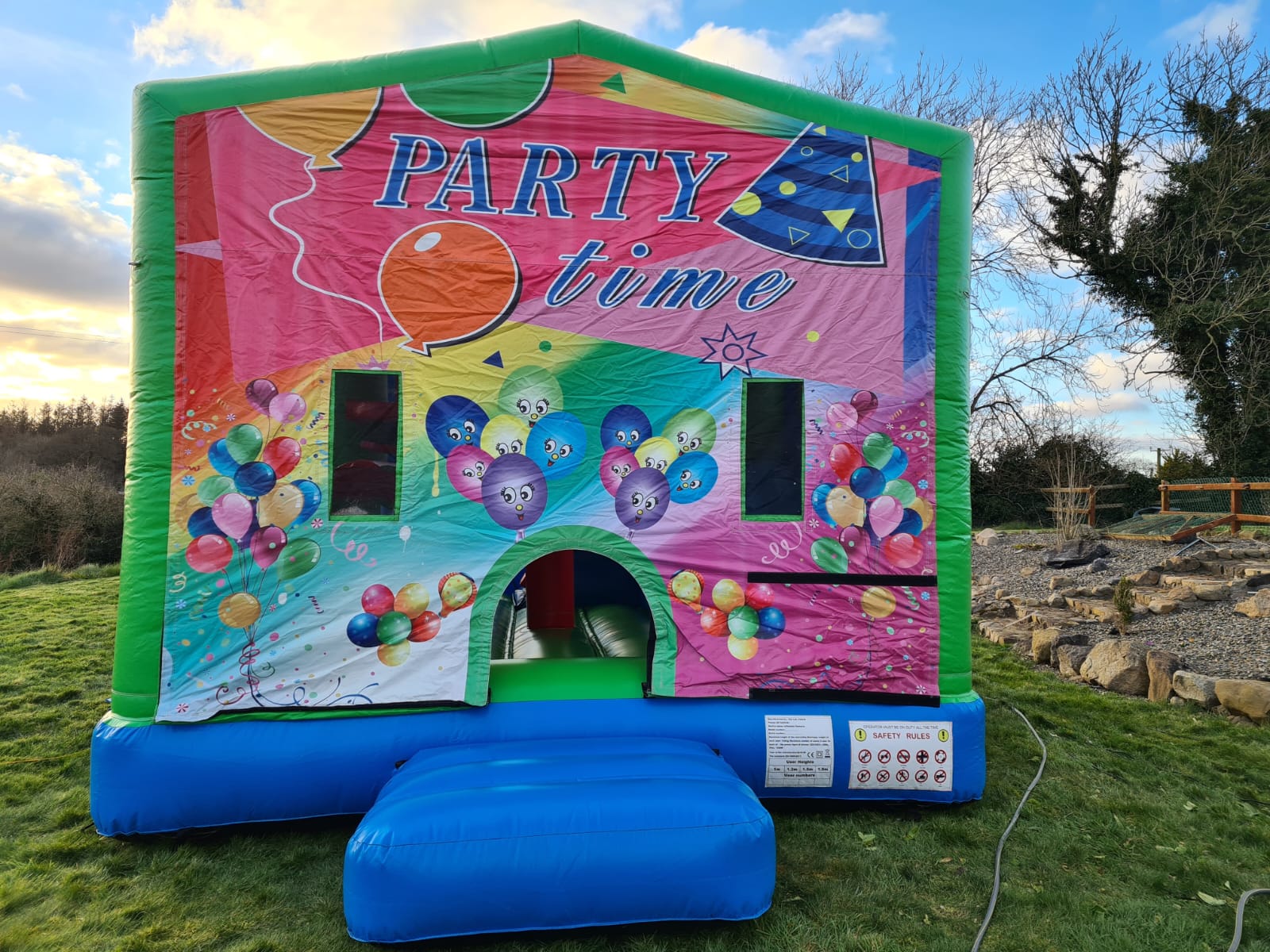 15" x 15" Party Time!!! Box Castle - Hire in Louth, Cavan, Meath ...