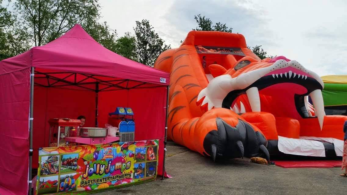 40ft x 20ft EXTREME Sabre Tooth Tiger Megaslide - Ice-Cream van, Bouncy ...