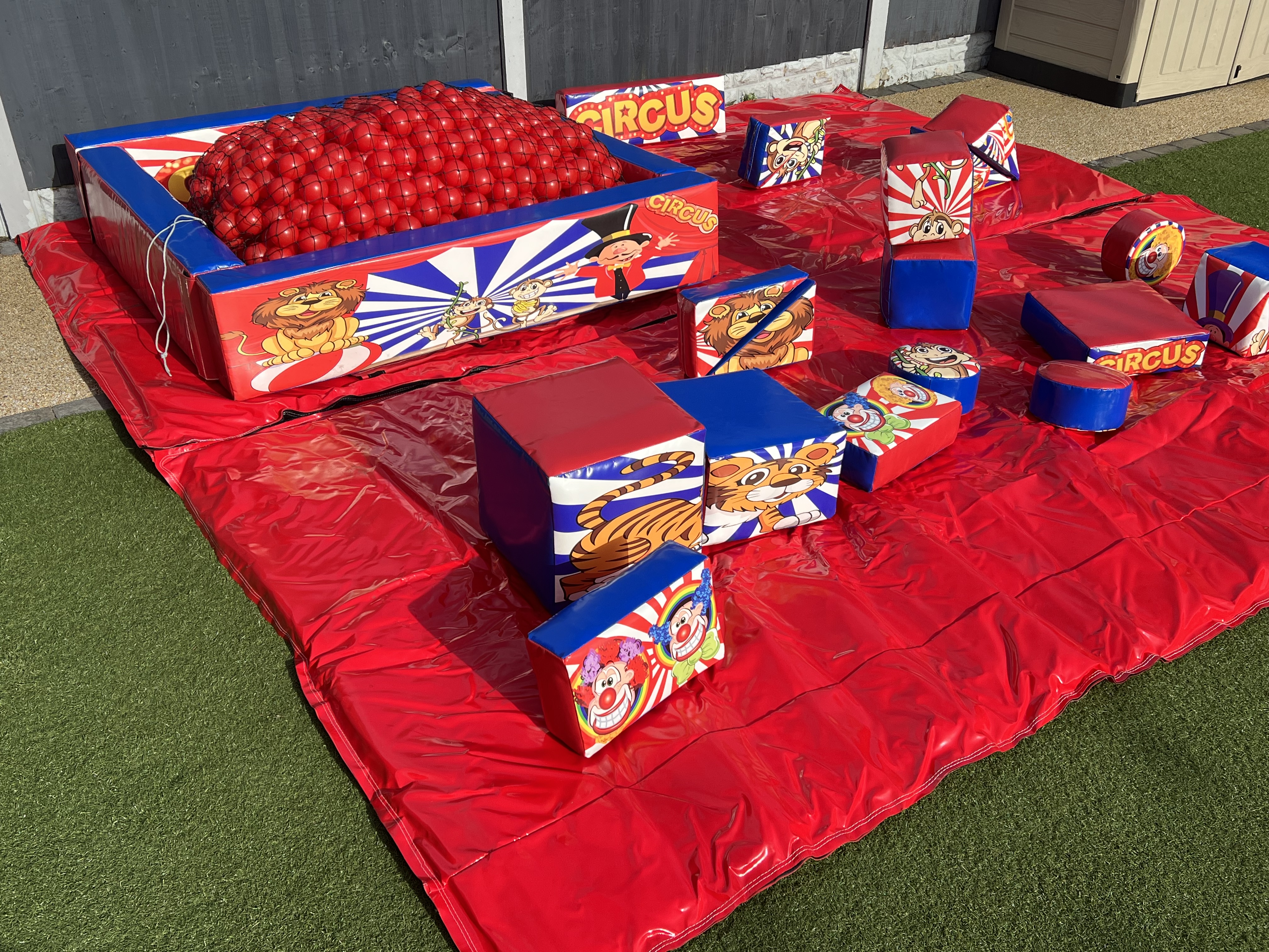 12ft x 12ft Circus 18 Piece Soft Play/Ball Pool Set - Bouncy Castle ...