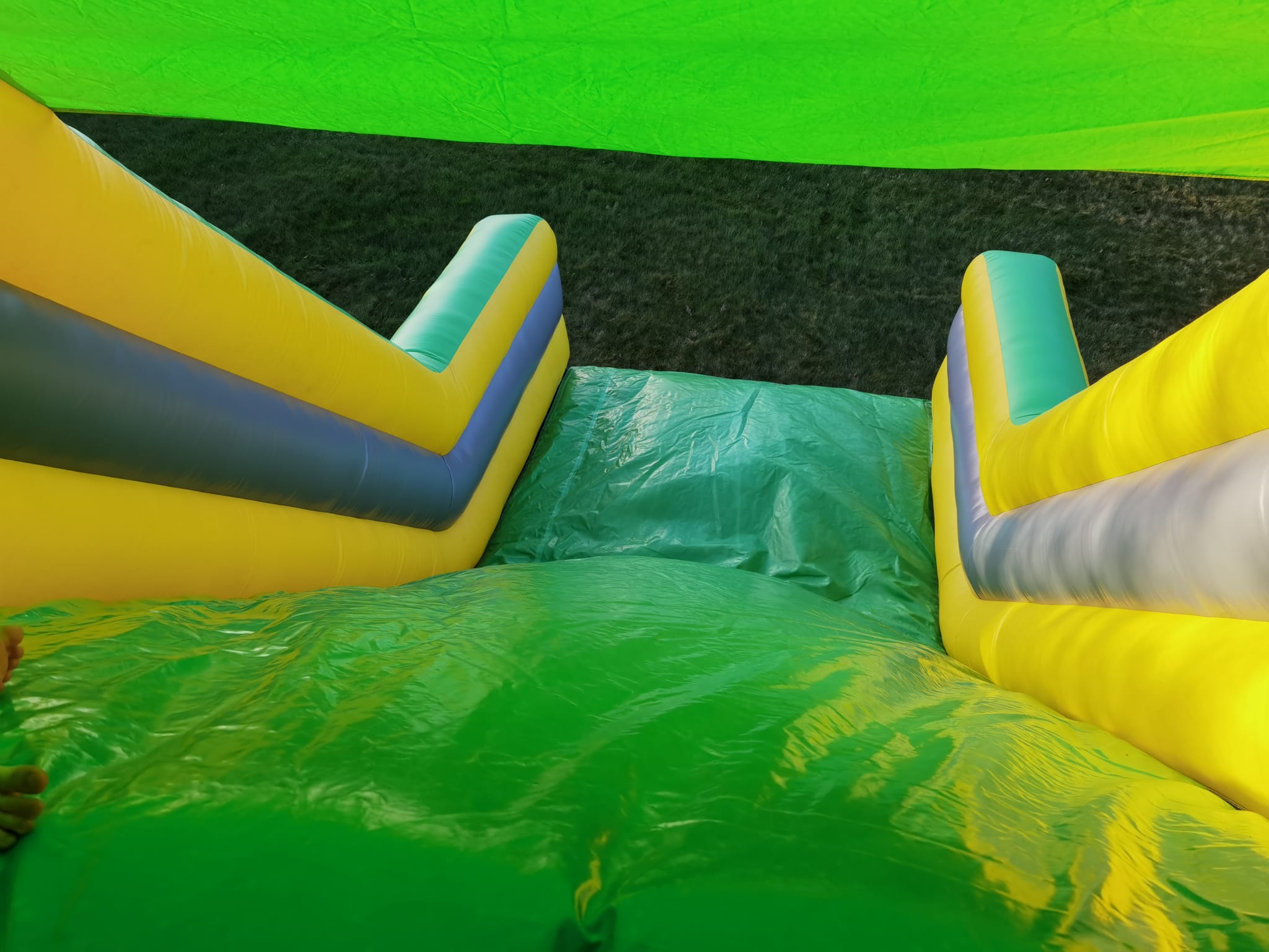 Total Wipeout Obstacle Course & Slide 55ft X 15ft - Hire in Louth ...