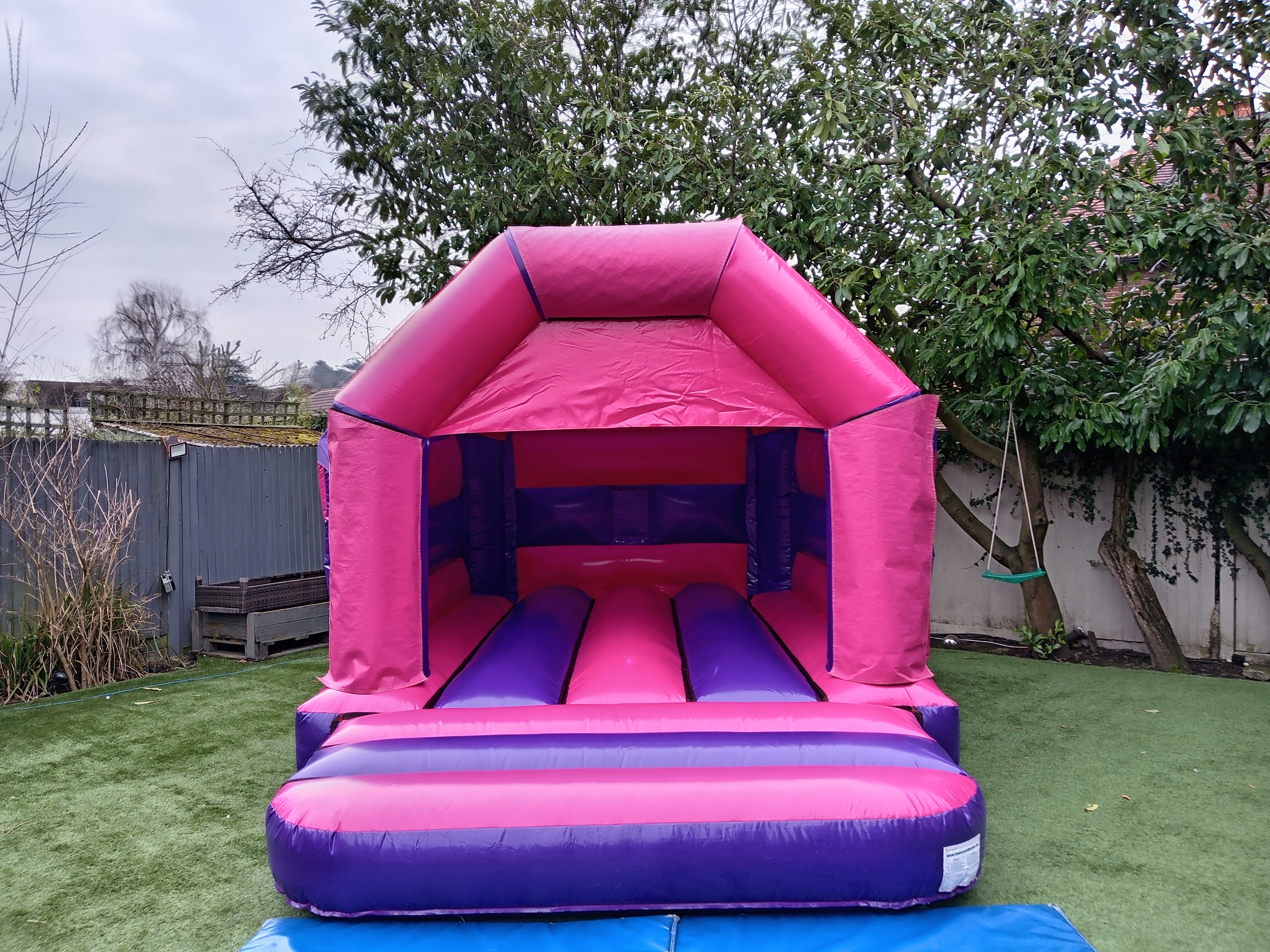 PINK BOUNCY CASTLE (Lights/Speaker) 15ft vs 11ft - Bouncy Castle Hire ...