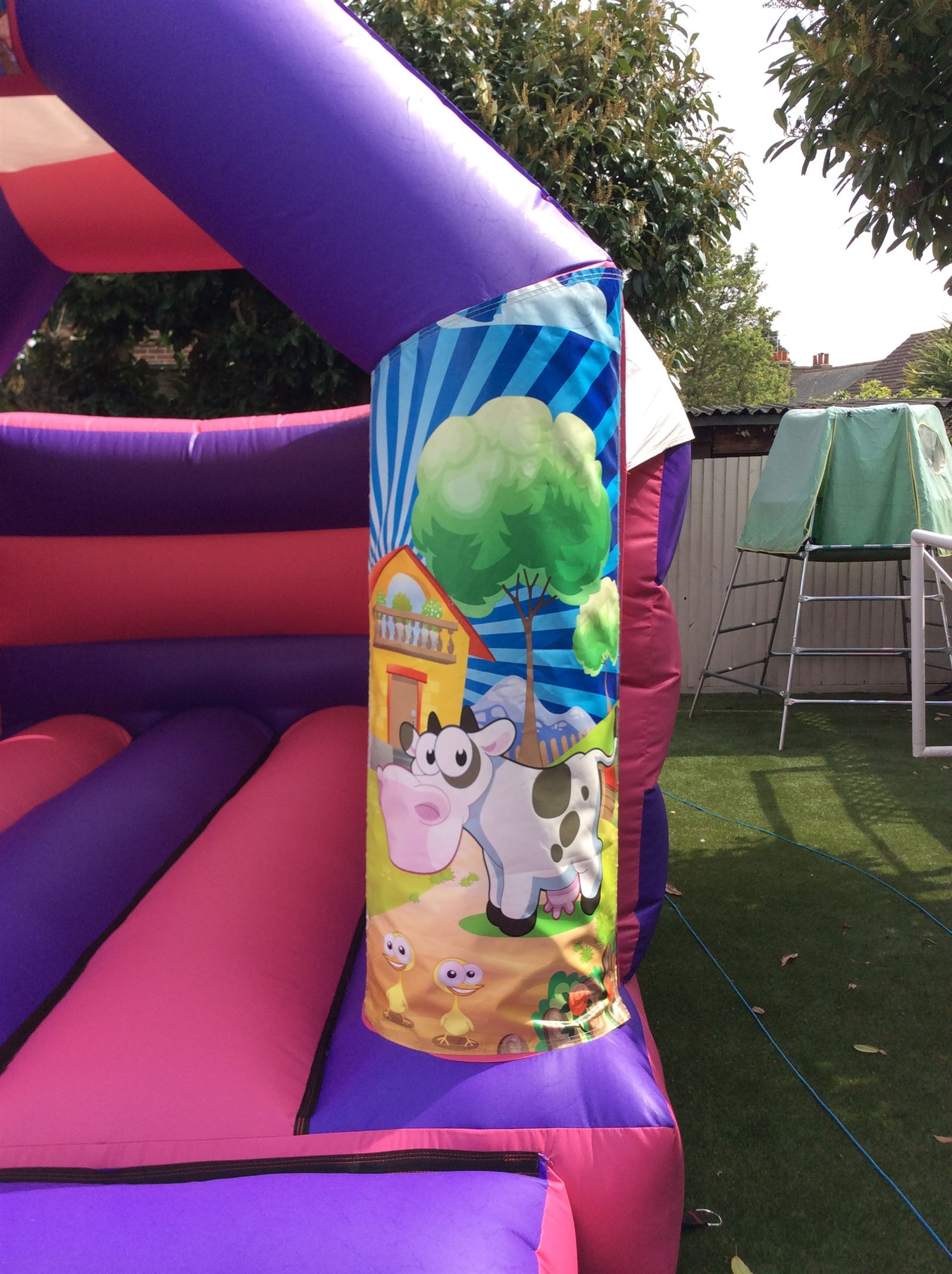 FARM ANIMALS BOUNCY CASTLE 16FT vs 15ft - Bouncy Castle Hire, Soft Play ...