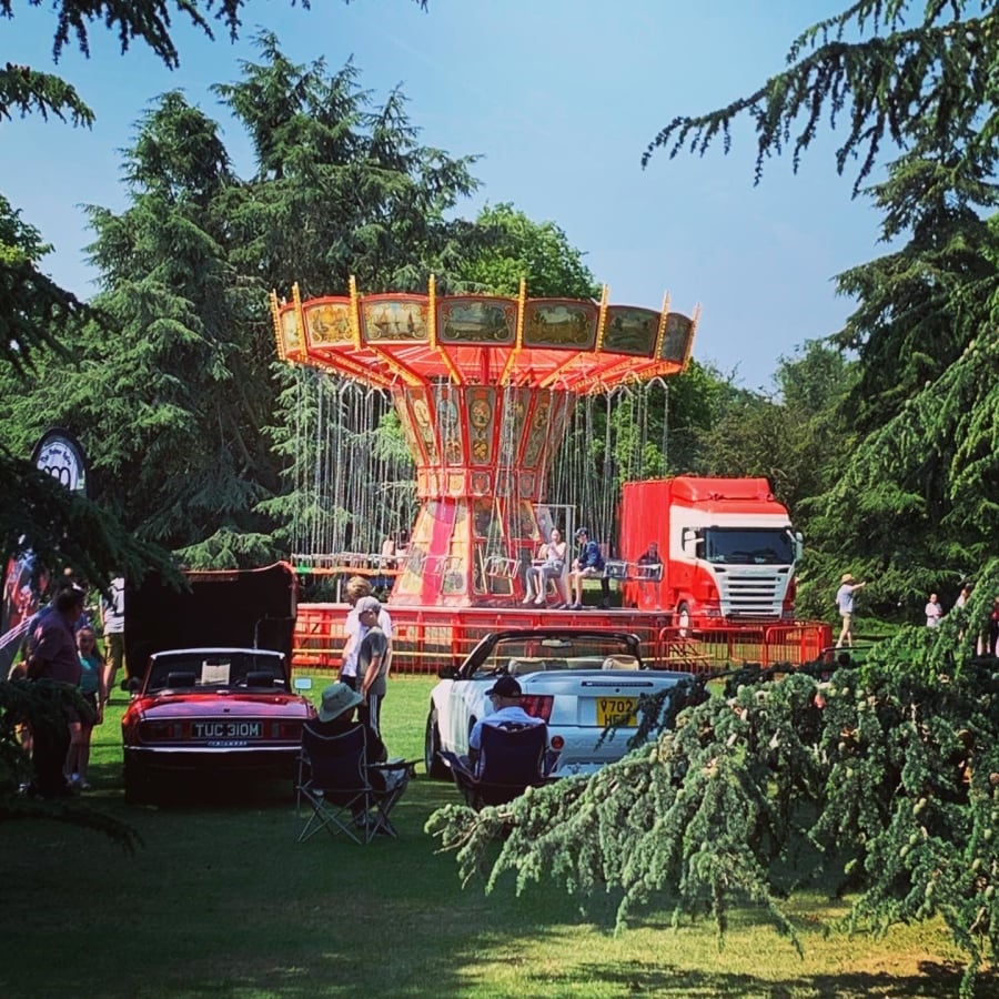 Chair-o-Planes Fairground Ride Hire UK | Funfair Flying Chairs