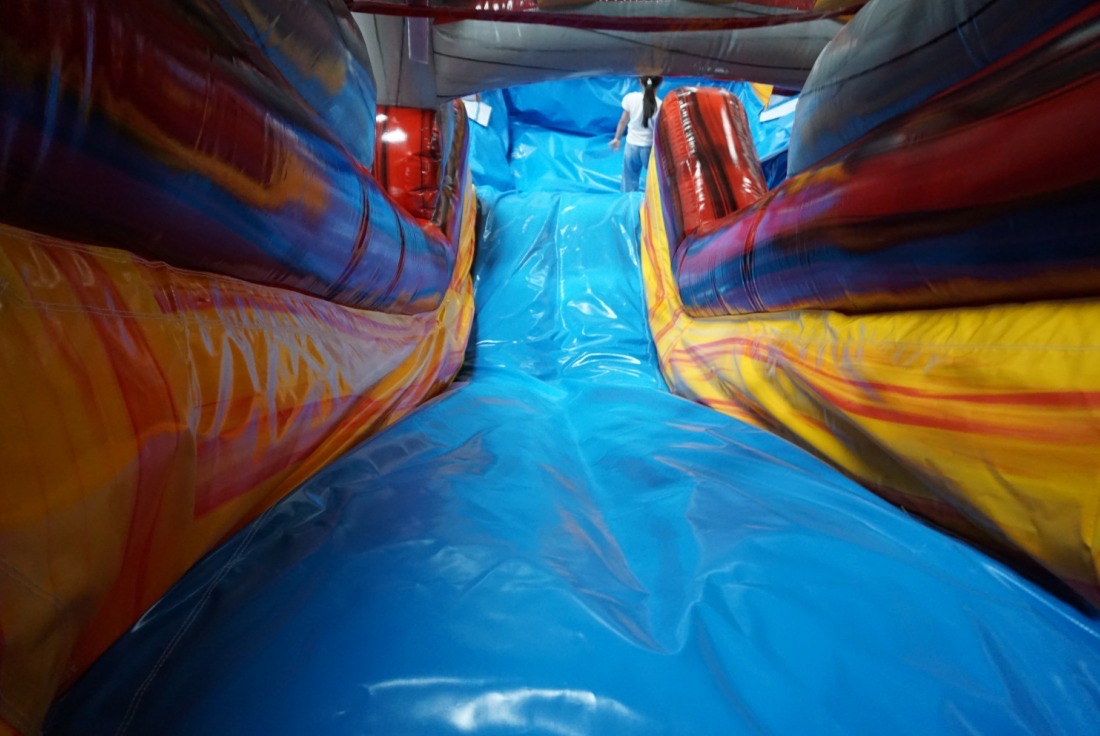 Castle Water Slide 18ft Tall - Hire in Il | Chocos rentals
