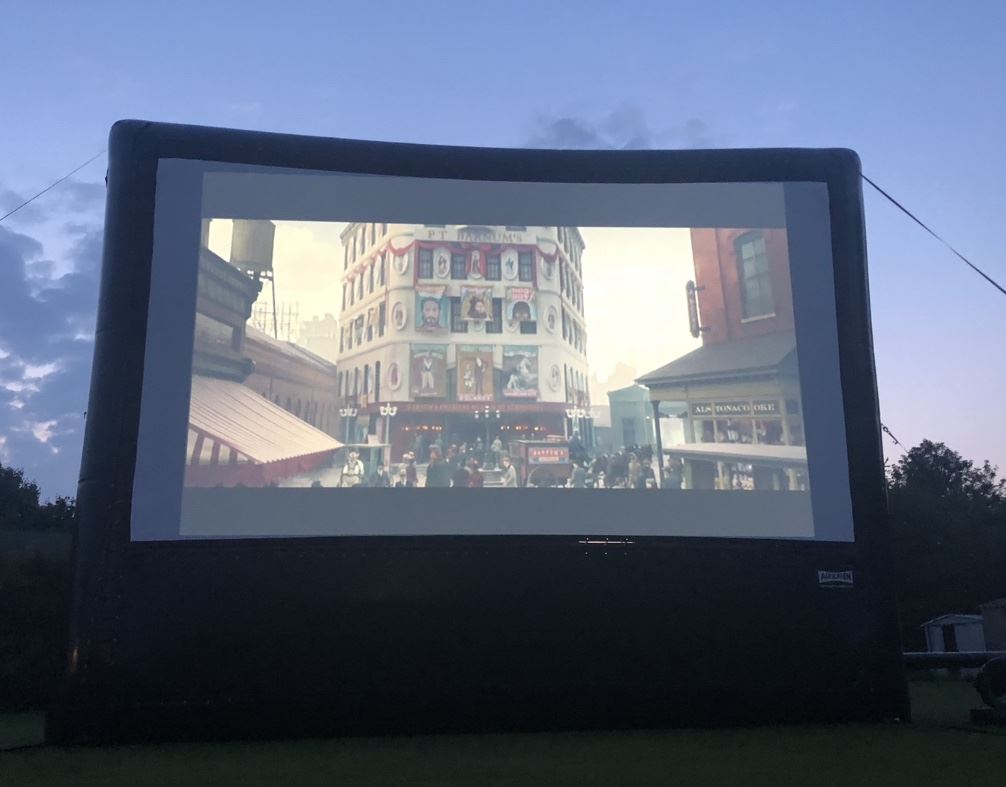 Outdoor Cinema Screen Hire - Corporate entertainment and games hire in ...