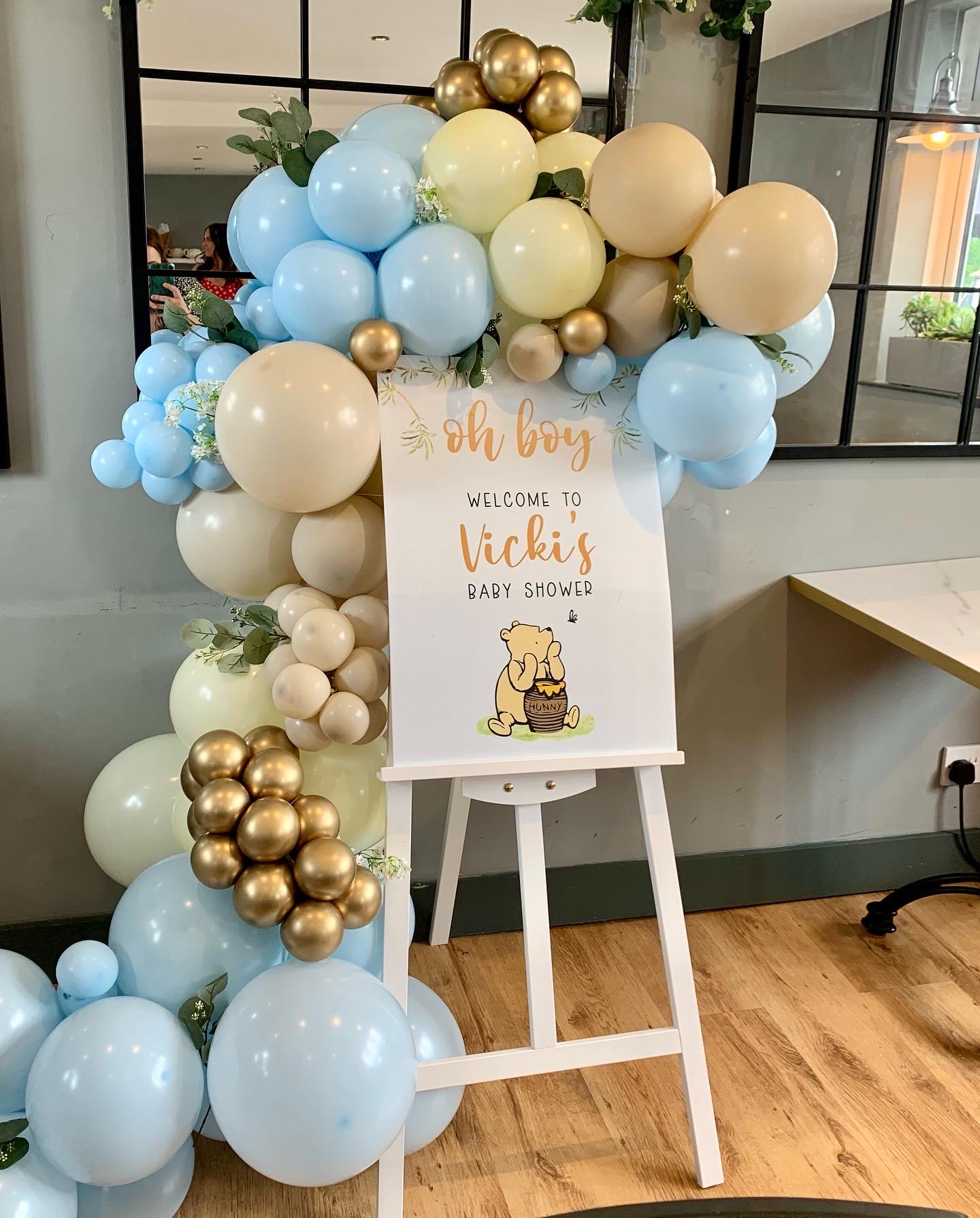 Balloon Easel Displays - Hire in Ware, Hoddesdon, Hertford, Broxbourne ...