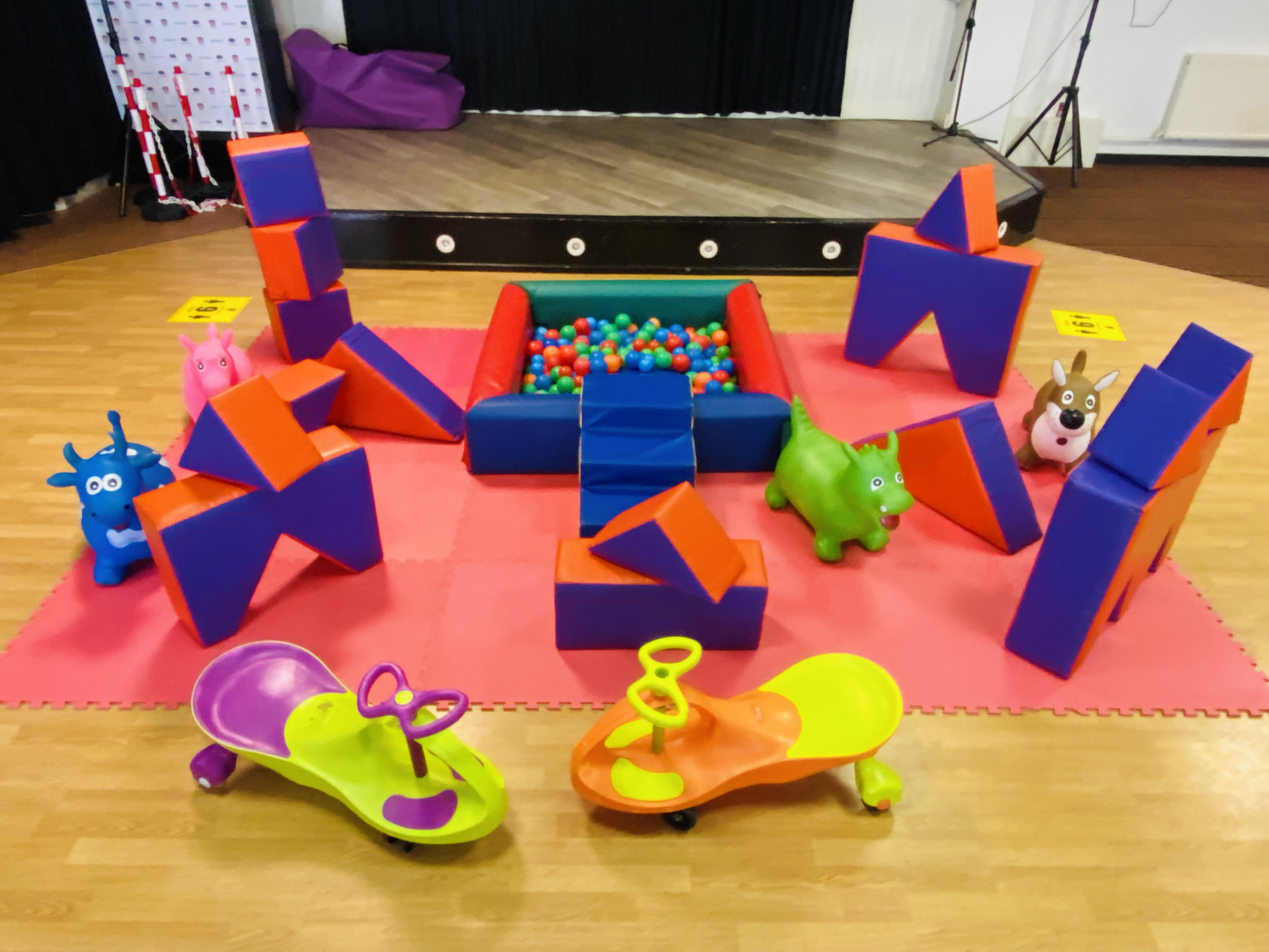 Inflatable Soft Play Surround - Soft Play, Hot Tubs, Party Games ...