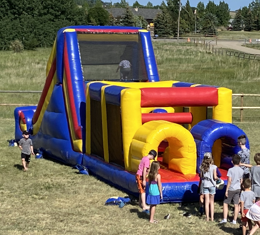 40' Obstacle Course - Hire in Calgary | Bounce it! Party Rentals