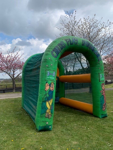 Golf Chipping Game 13ft x 12ft - Bouncy Castle Hire in Kent, East ...