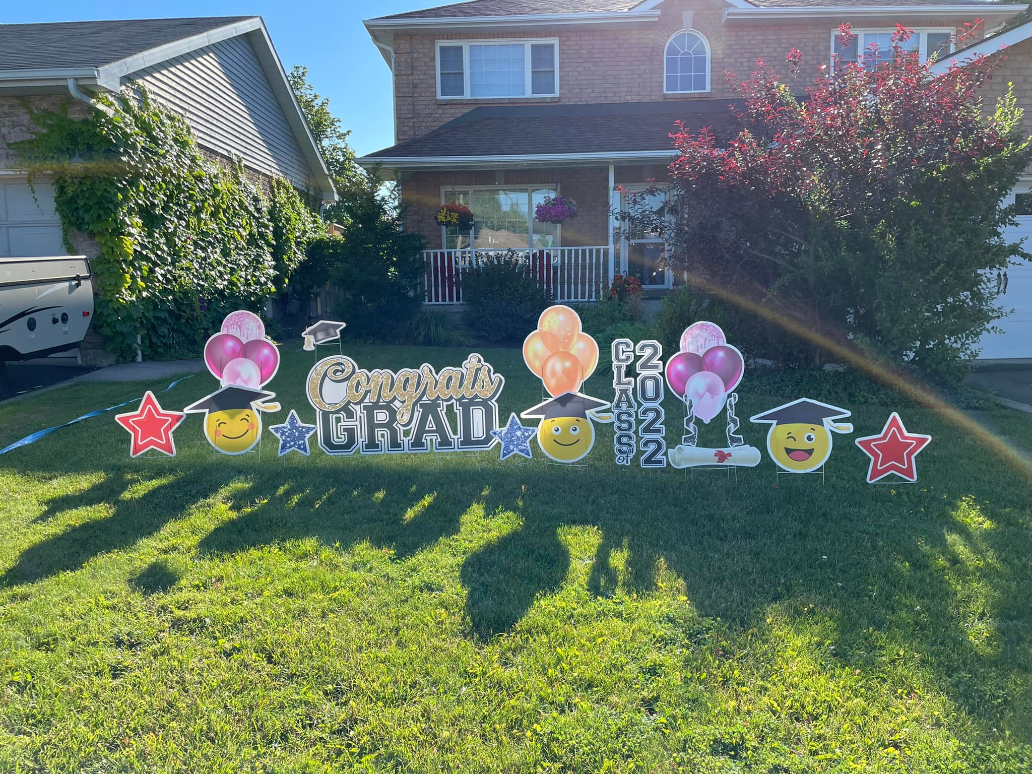 Graduation - Lawn Cards & Yard Cards in Ontario | Card Your Yard