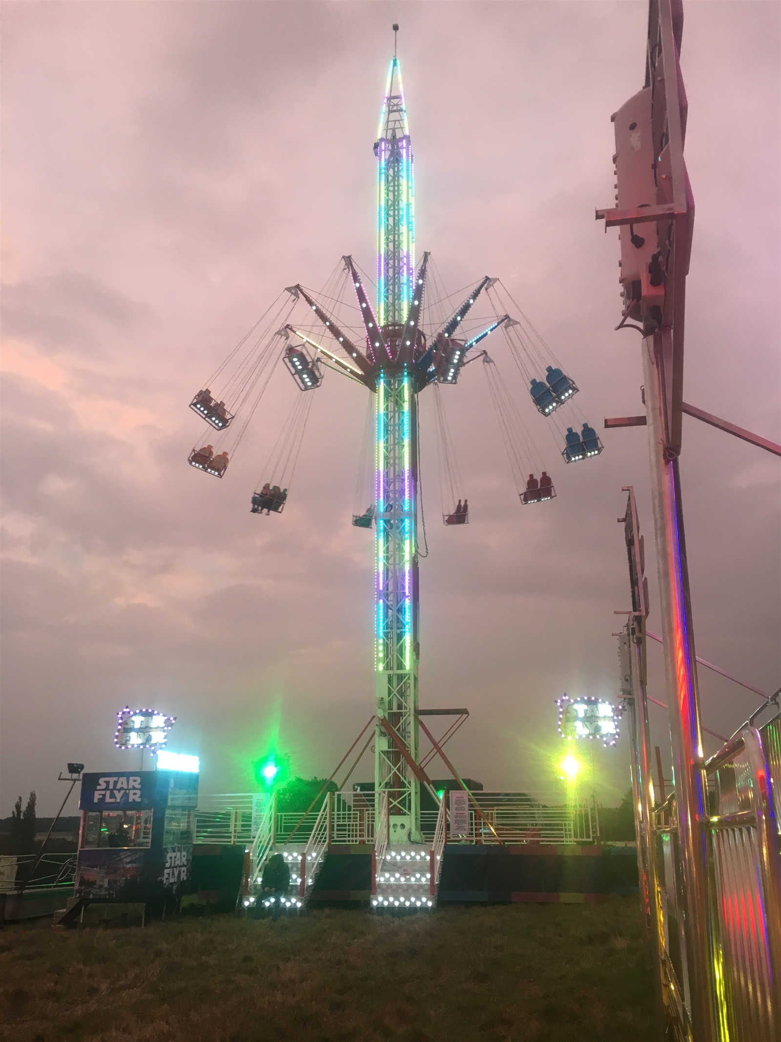 Star Flyer - Bouncy Castle Hire, Fairground Attractions and Photo ...