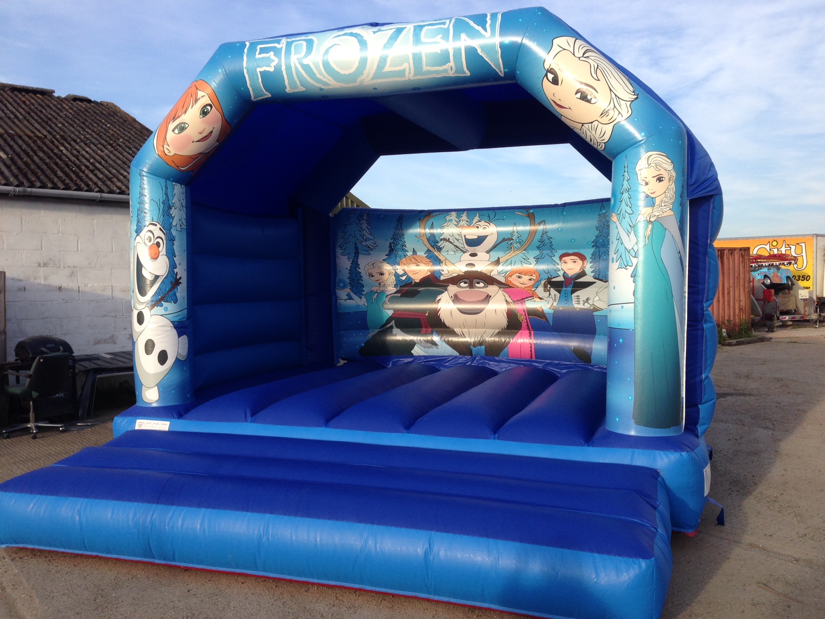15ft x 16ft Ice Queen Castle - Bouncy castle & Fairground ride hire ...