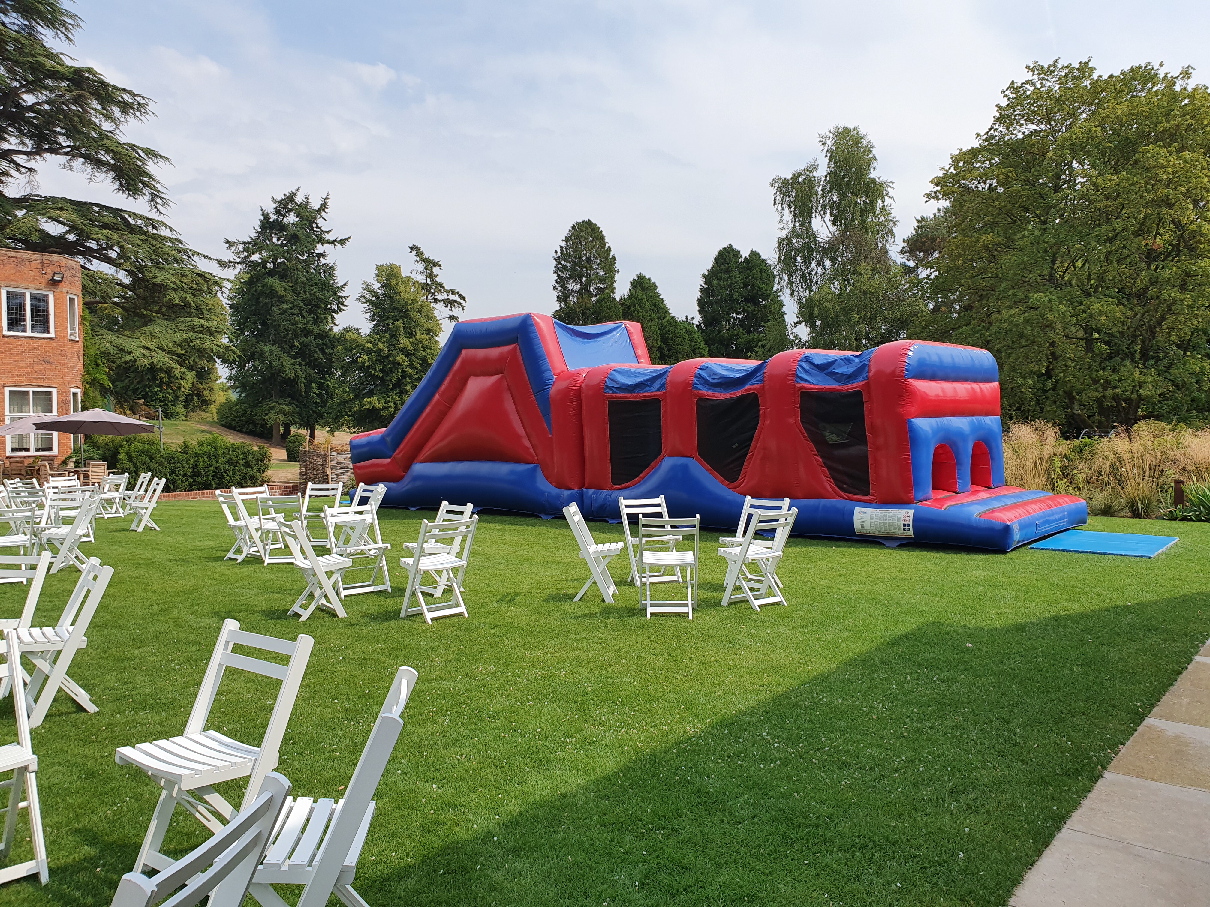 42ft Red and Blue Assault Course - Hire in Newbury, Reading | bouncy ...