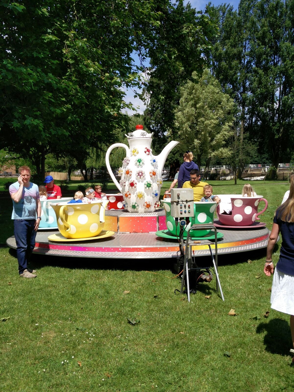 T Cups Fairground Ride hire