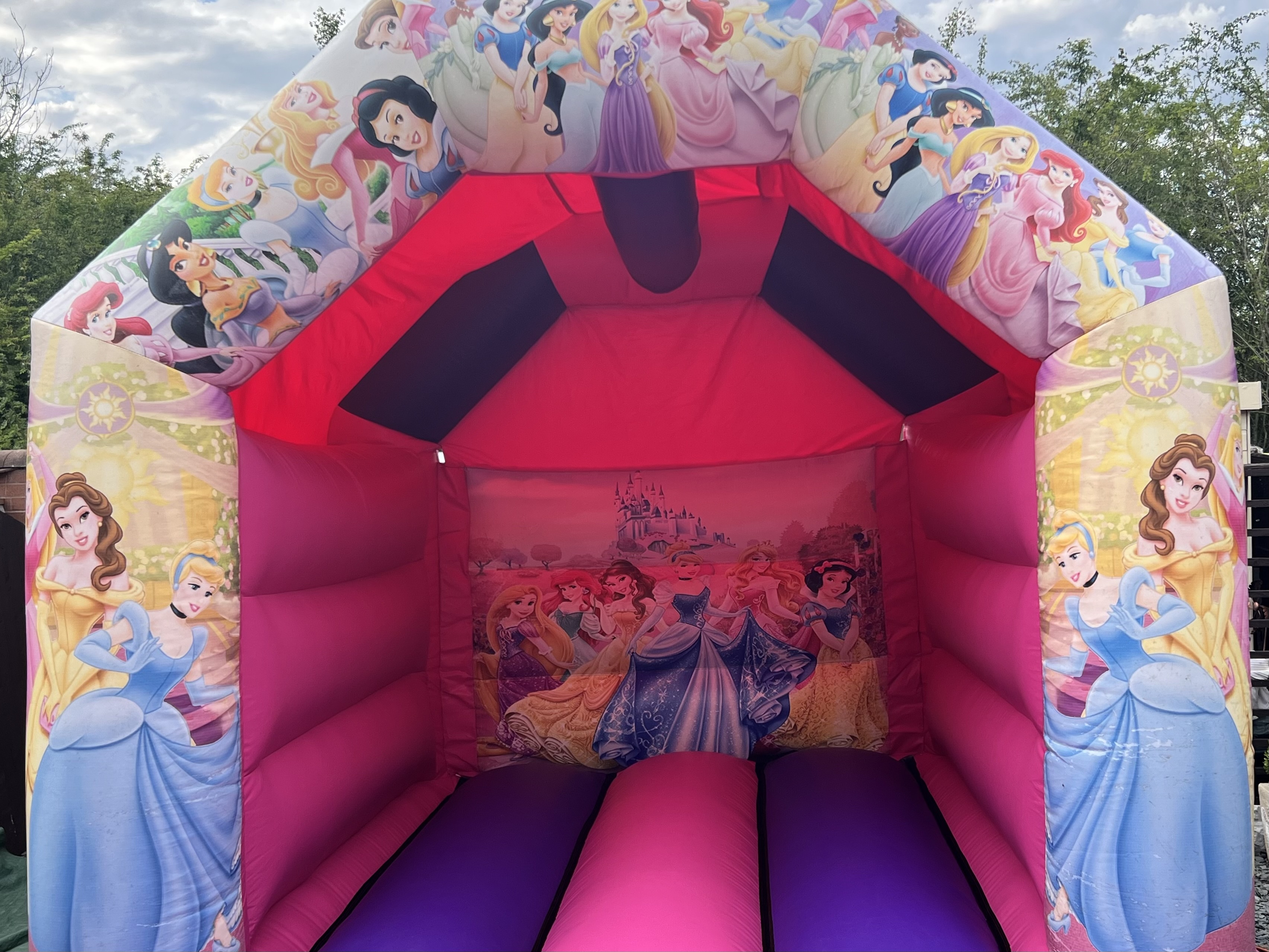 Princess Bouncy Castle 15 X 11 x 10 - Hire in nottinghamshire ...