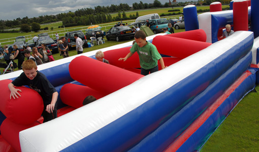 100ft Obstacle Course From £585 - Hire in Leicestershire | Blaby castles