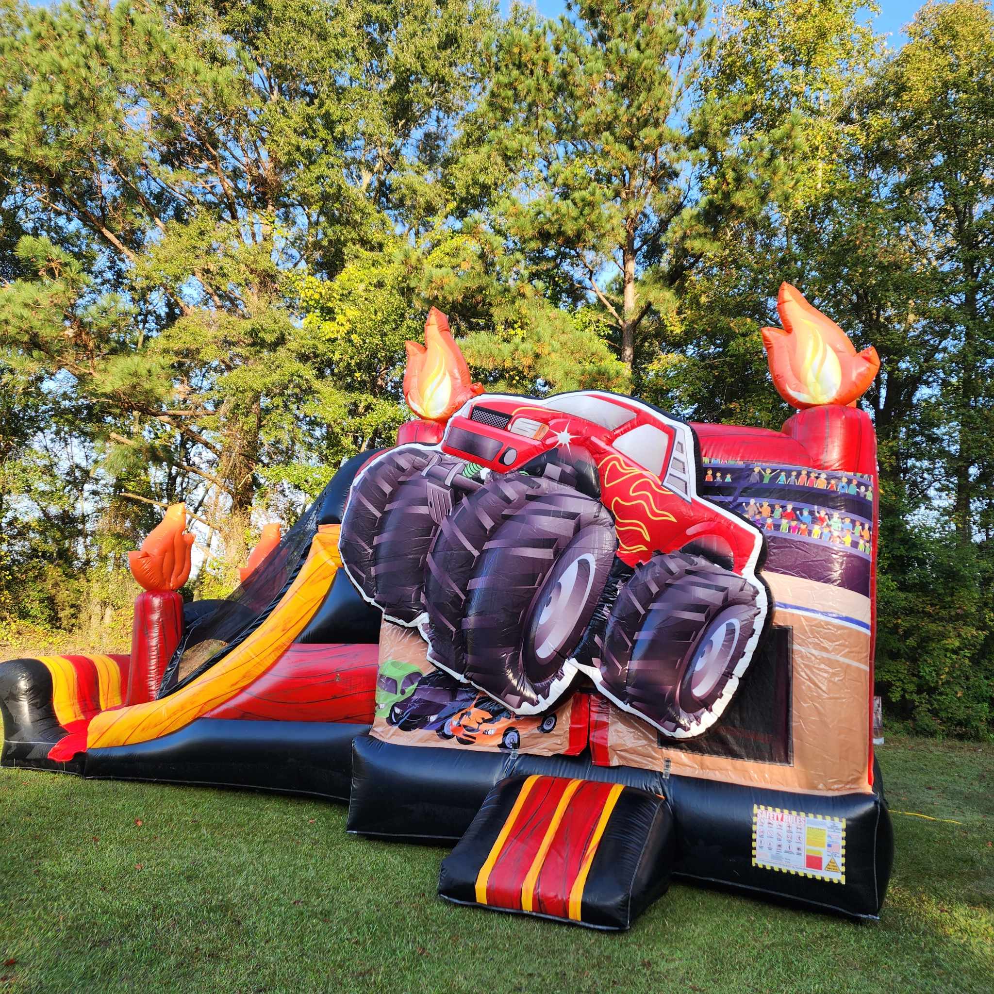Combo Bounce Houses - Hire in North Carolina | Backyard Inflatables ...