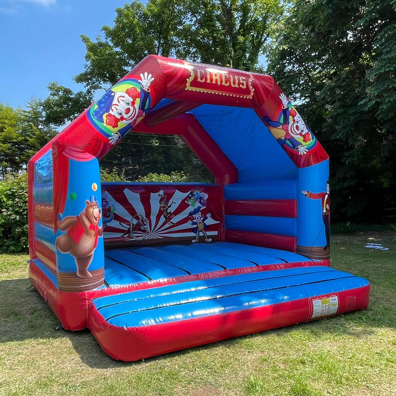 Circus 15 x 15ft Adult Inflatable Castle - Inflatable, Bouncy Castle ...