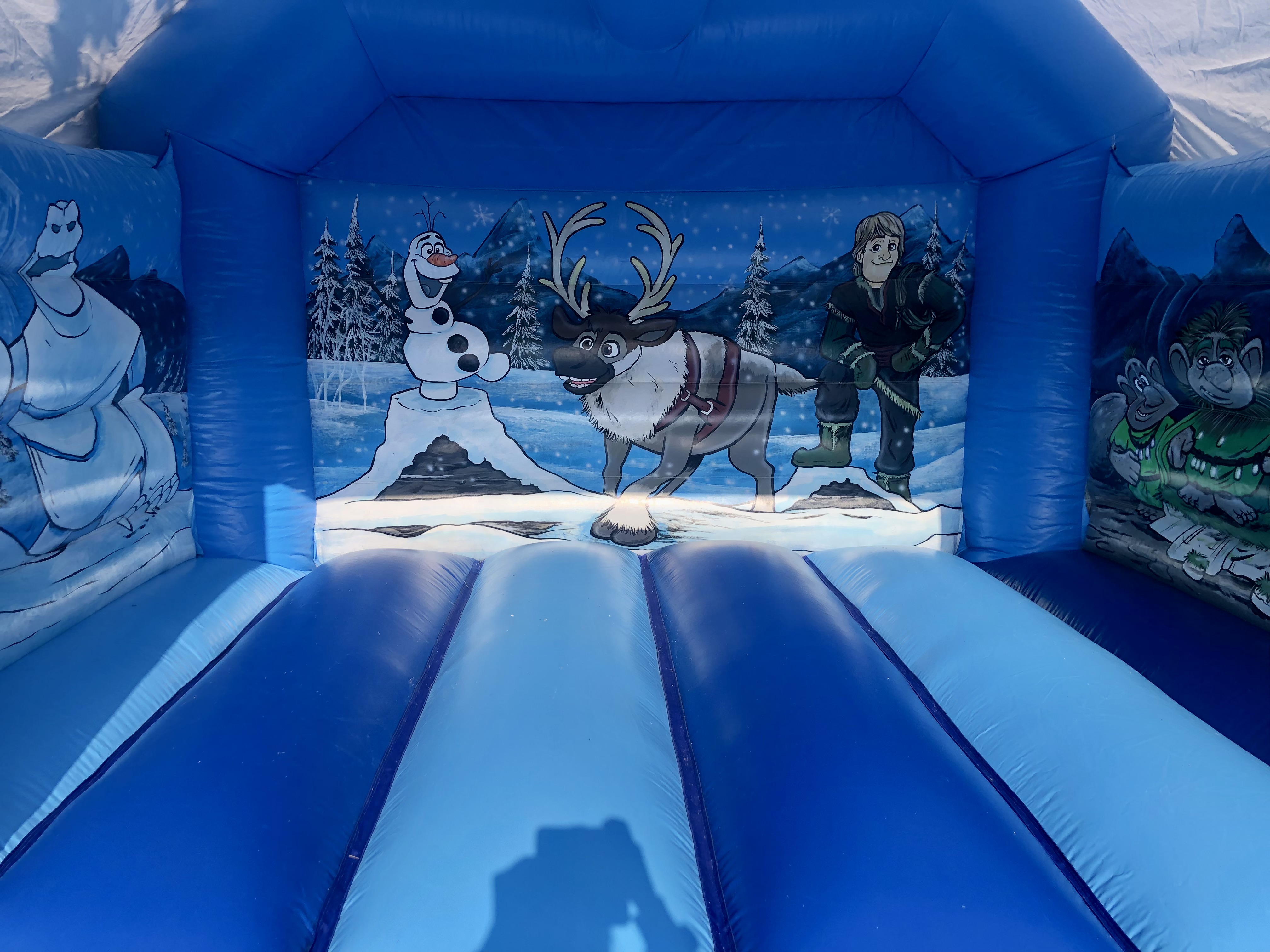 Frozen winter wonderland bouncy castle to hire in Welling Bexleyheath