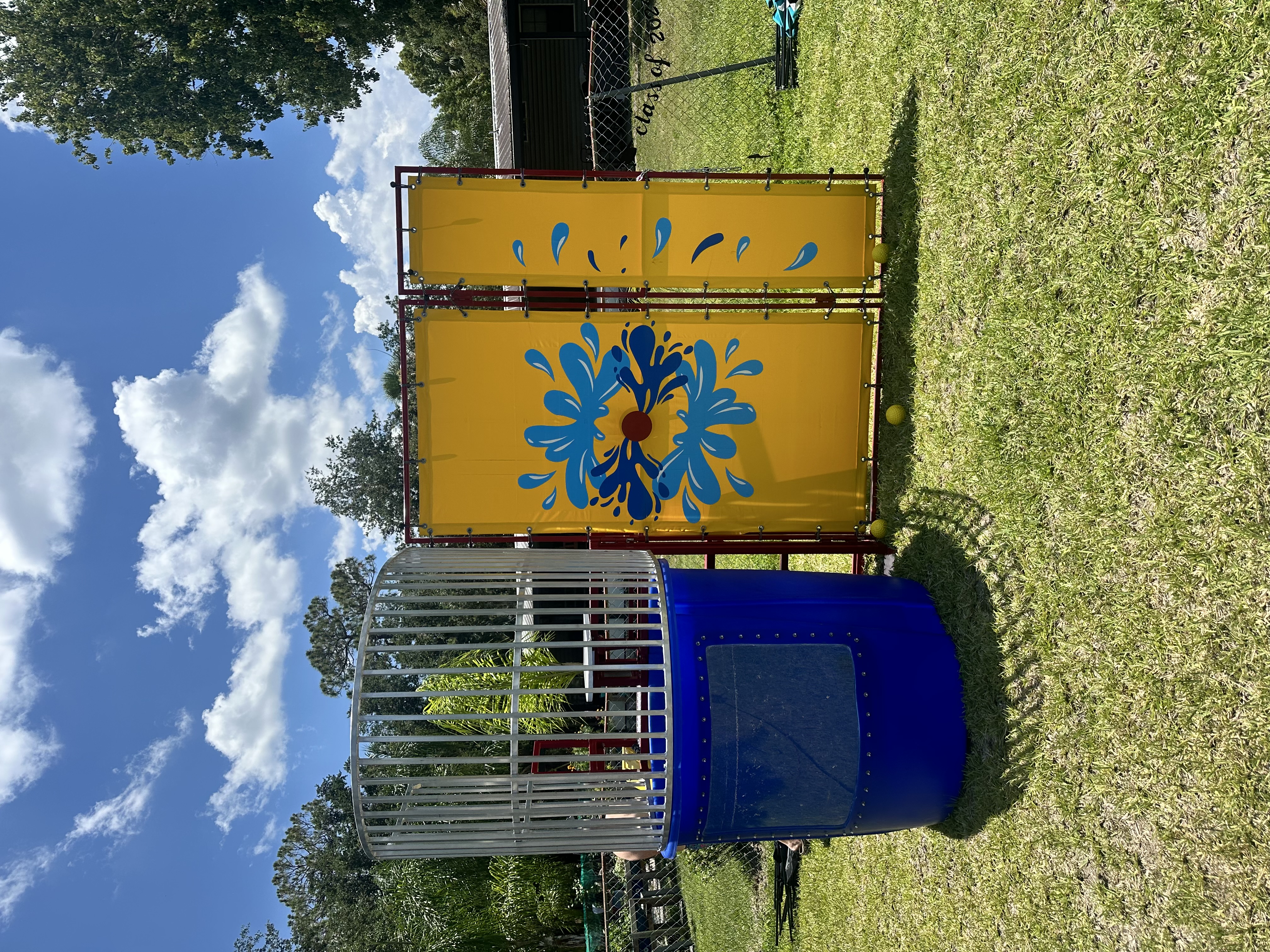 Dunk Tank - Rent in Florida | Seminole Slides and Such