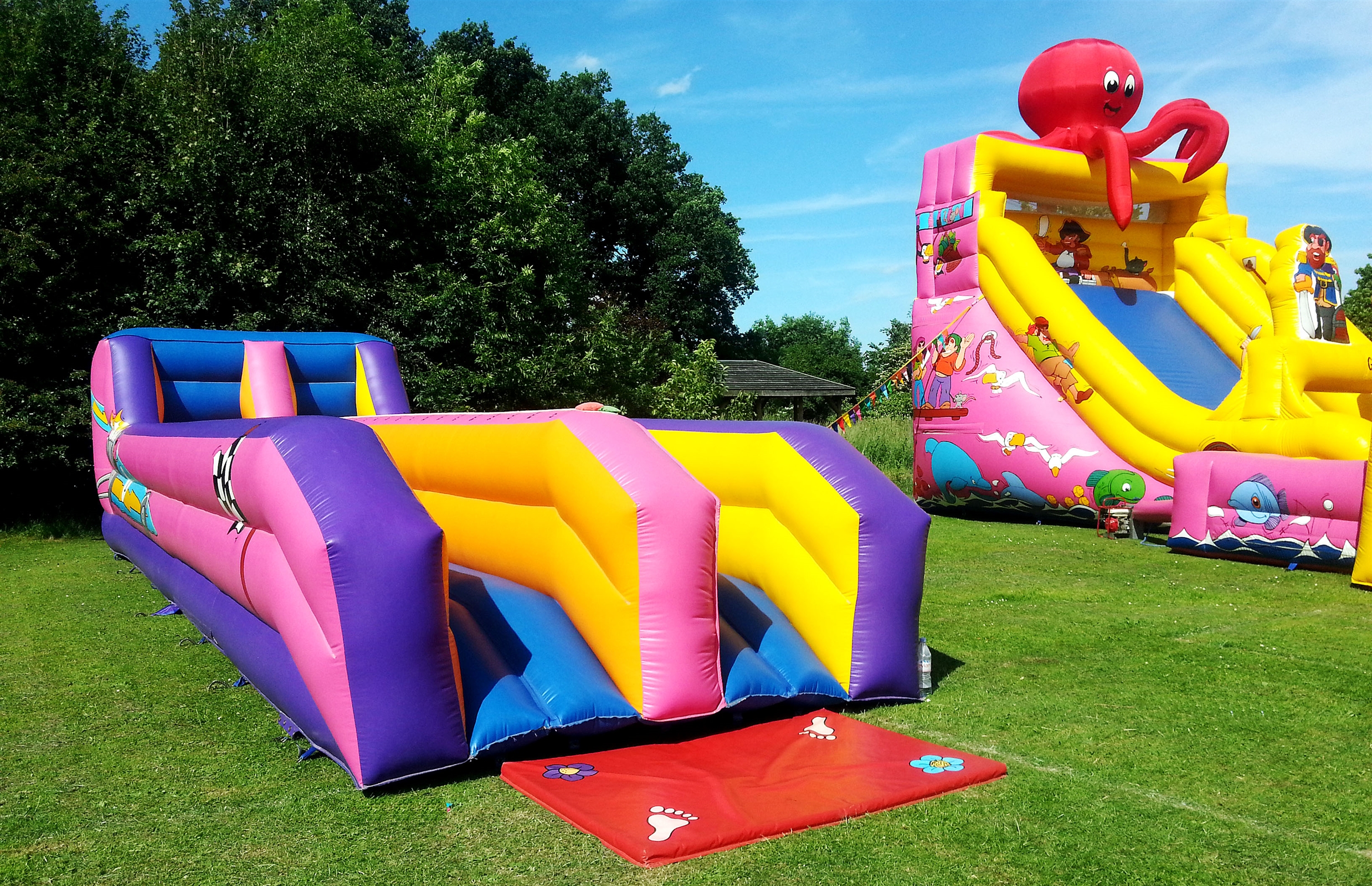 Bungee Run Hire from GFC Leisure Bouncy Castles | Essex & Herts ...