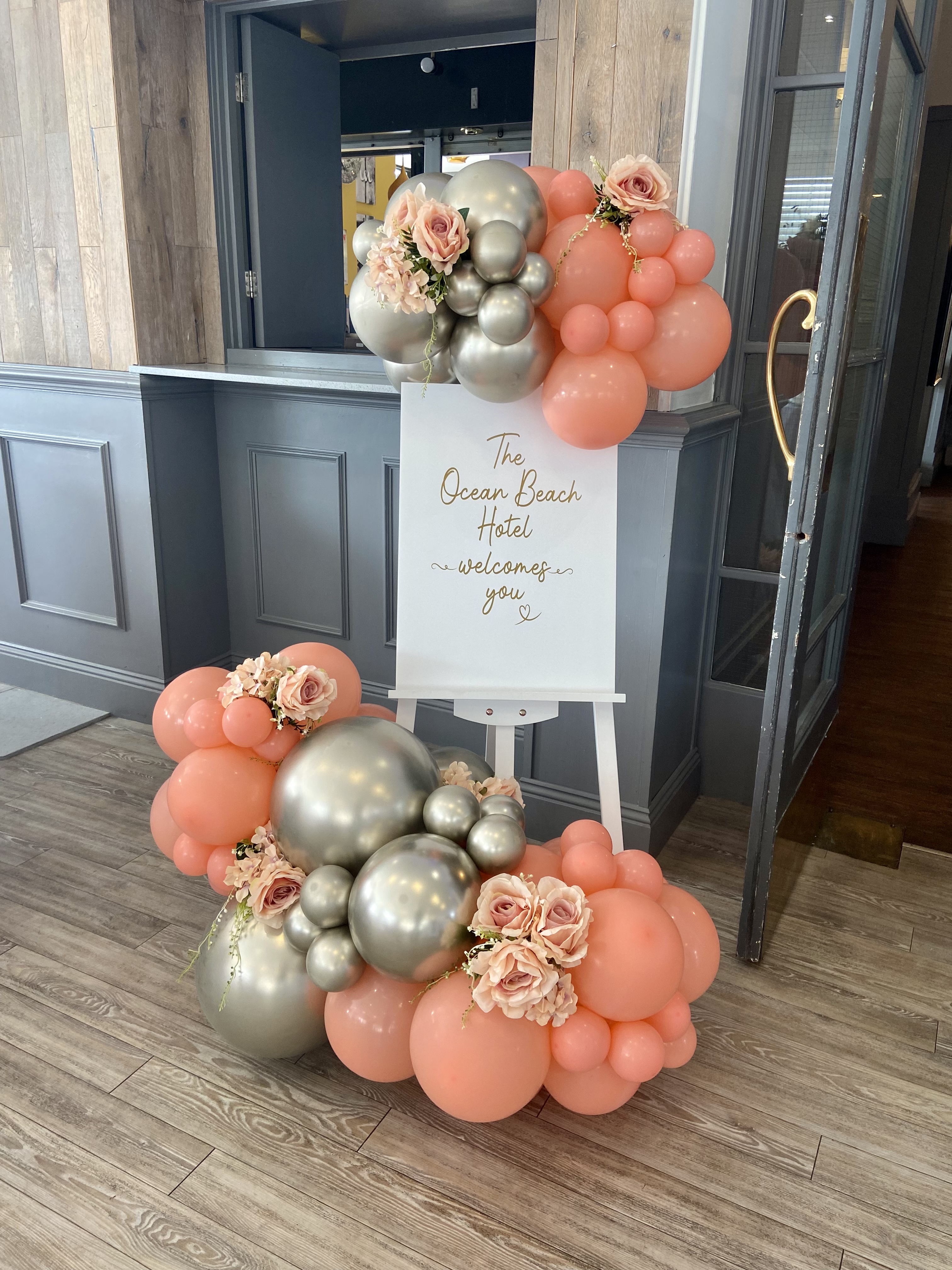 Welcome Easel (Personalised) - Hire, Balloon Displays, Bouncy Castle ...