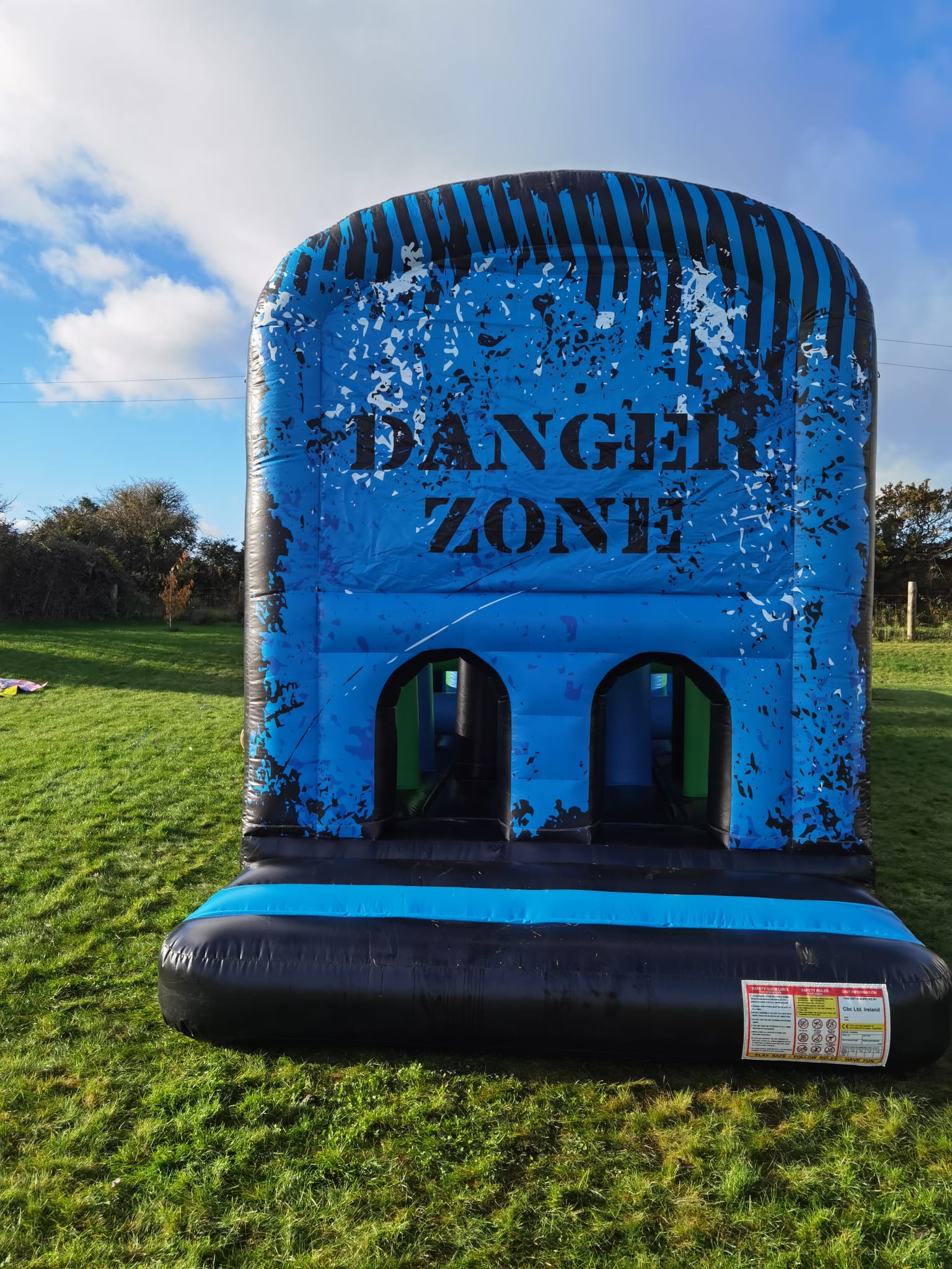 Dangerzone Blue Obstacle Course/Slide 55ft X 15ft - Best Hire service ...