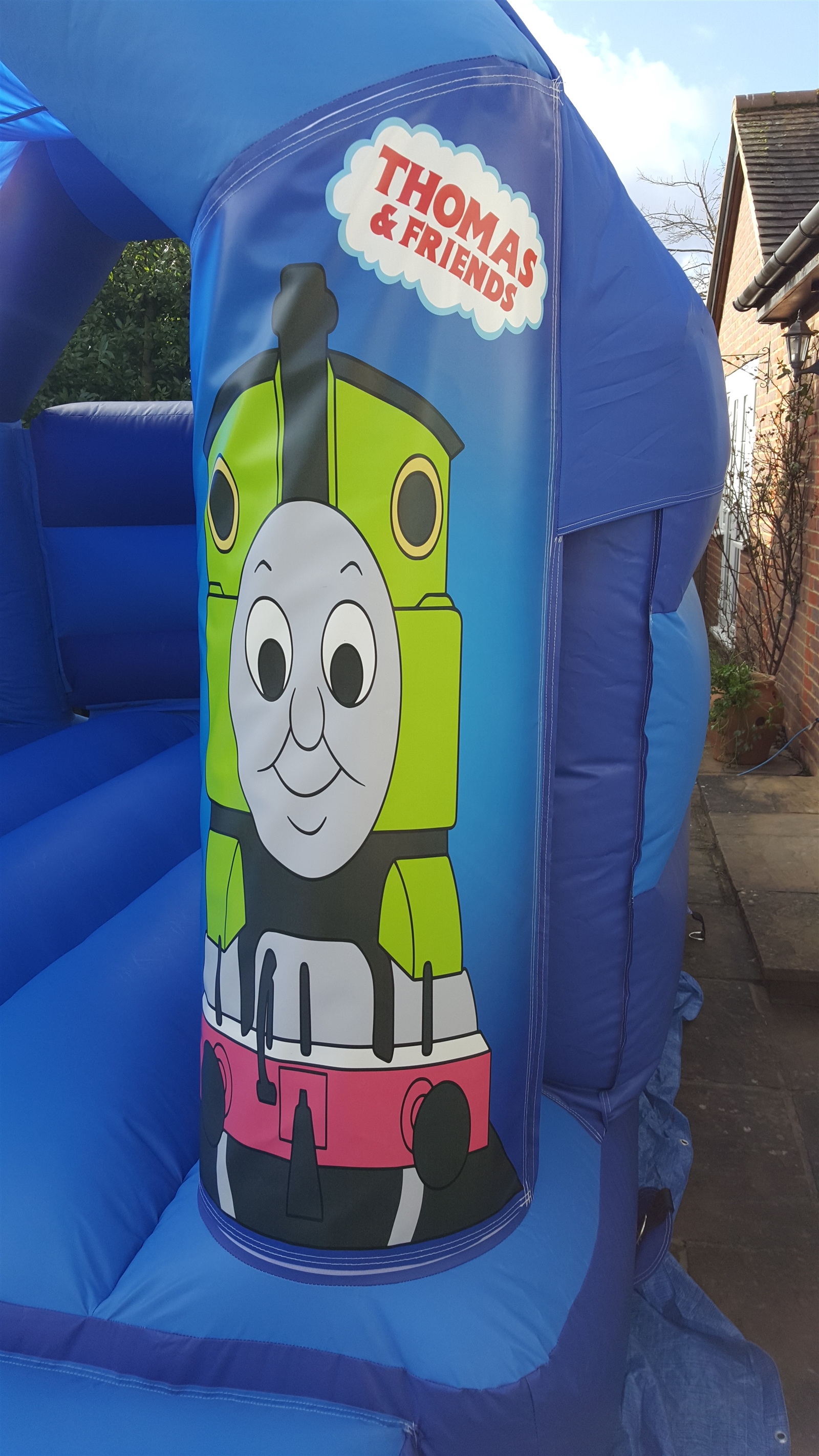 THOMAS THE TANK ENGINE BOUNCY CASTLE 15FT vs 11ft - Bouncy Castle Hire ...