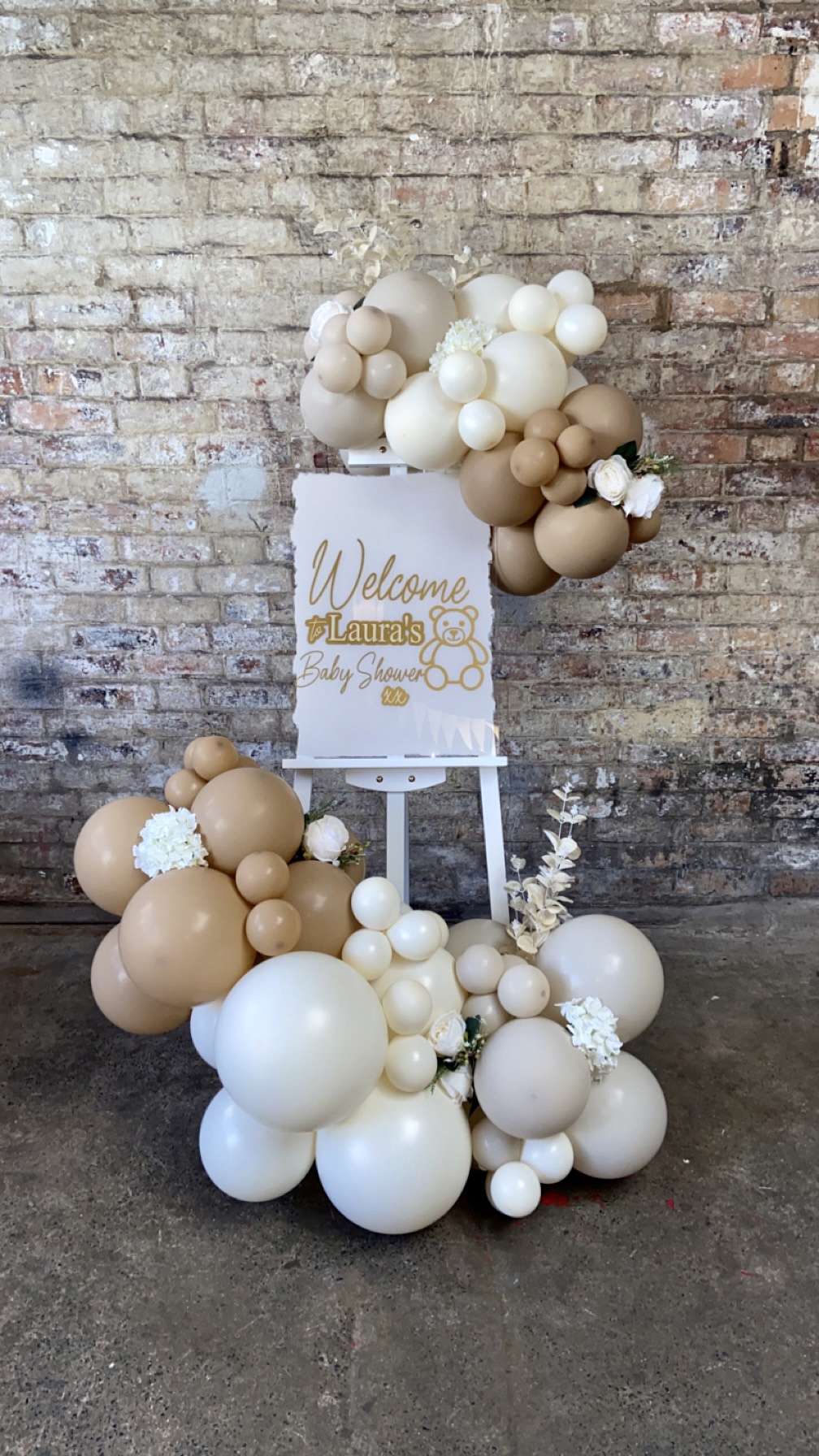 Welcome Easel (Personalised) - Hire, Balloon Displays, Bouncy Castle ...