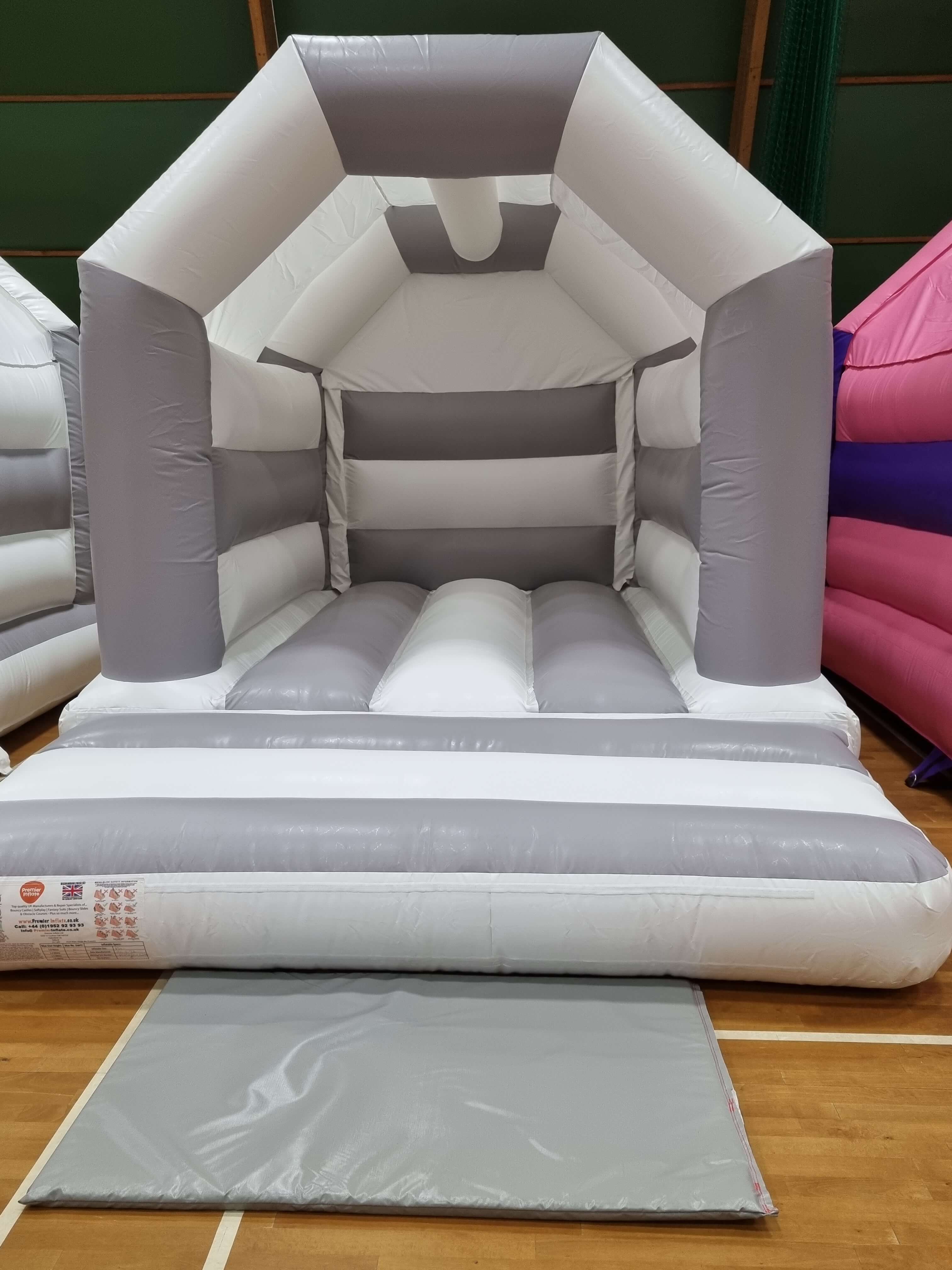 Grey & White Bouncy Castle - Best Hire service in Harlow | Jolly jump ...