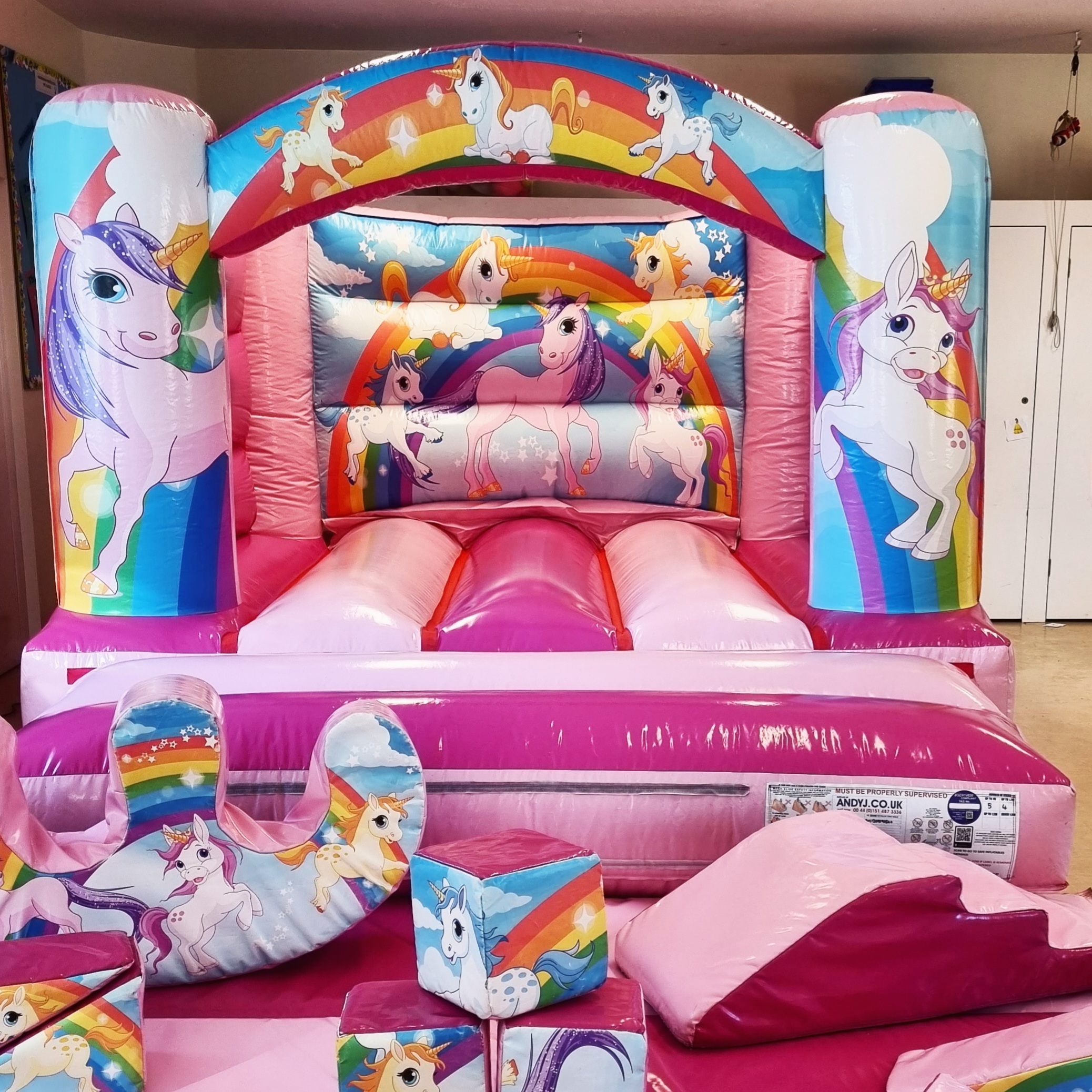 Unicorn Castle - Hire in Aylesbury | BONKERZzz Bouncy Castles