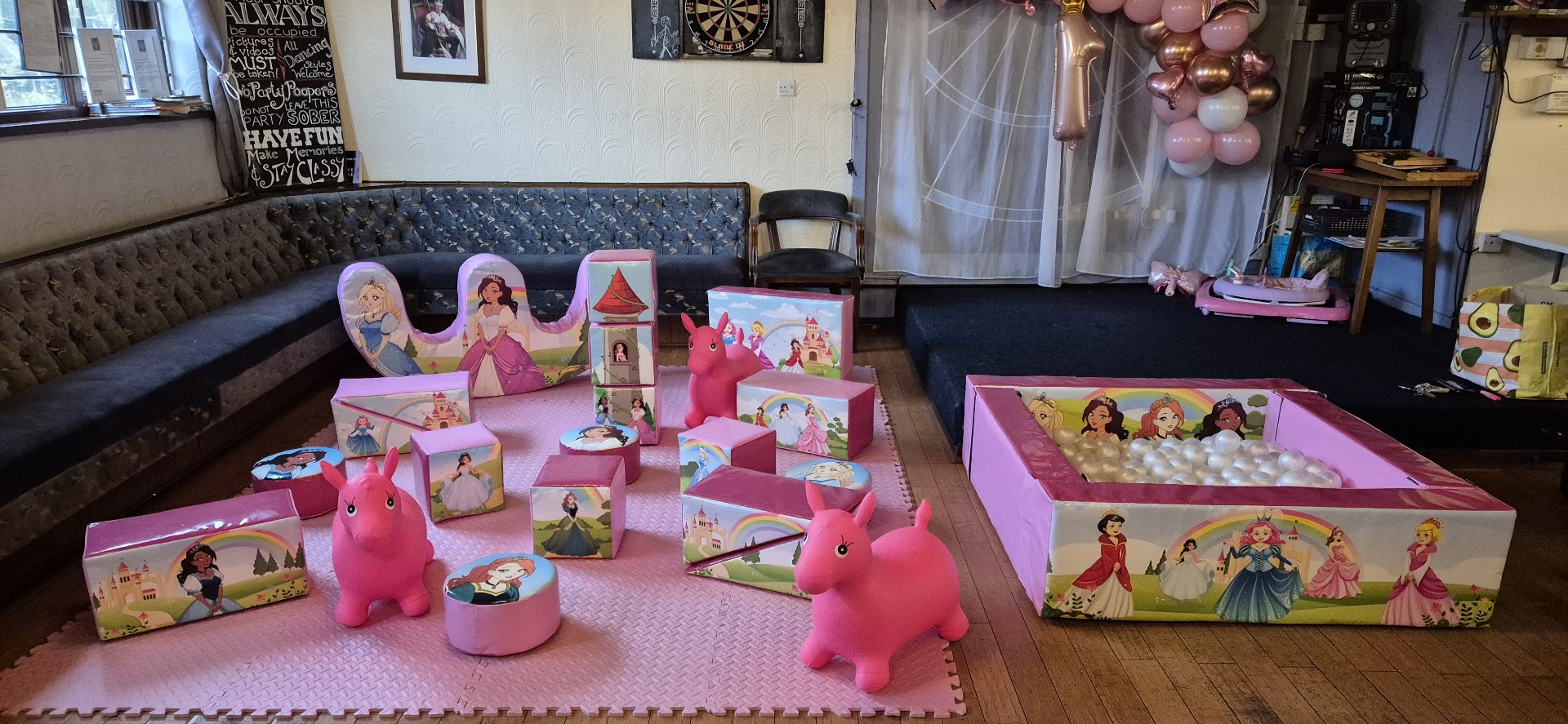 Princess 21 piece soft play set with matching ball and Princess Bouncy ...