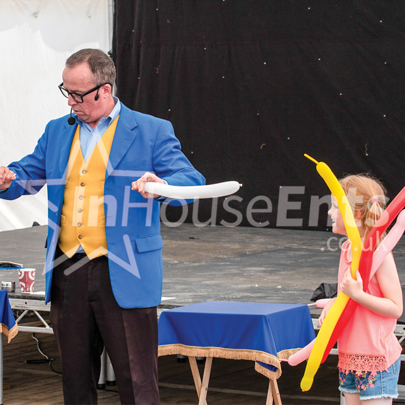 Childrens Magician (45 min show) - Bouncy Castles & Inflatable Games in ...