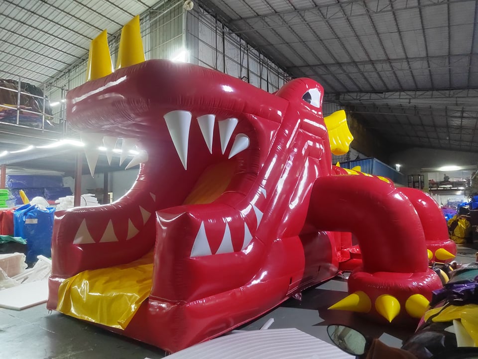 45ft Red Dragon Obstacle Course - Ice-Cream van, Bouncy Castle Hire in ...