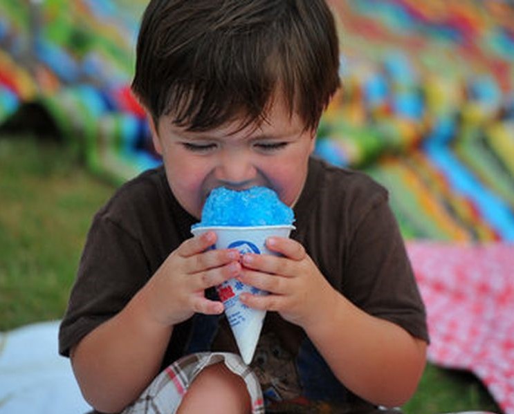 Snow Cone (Sno-Cone) Machine - Inflatable Rentals - Bounce Houses ...